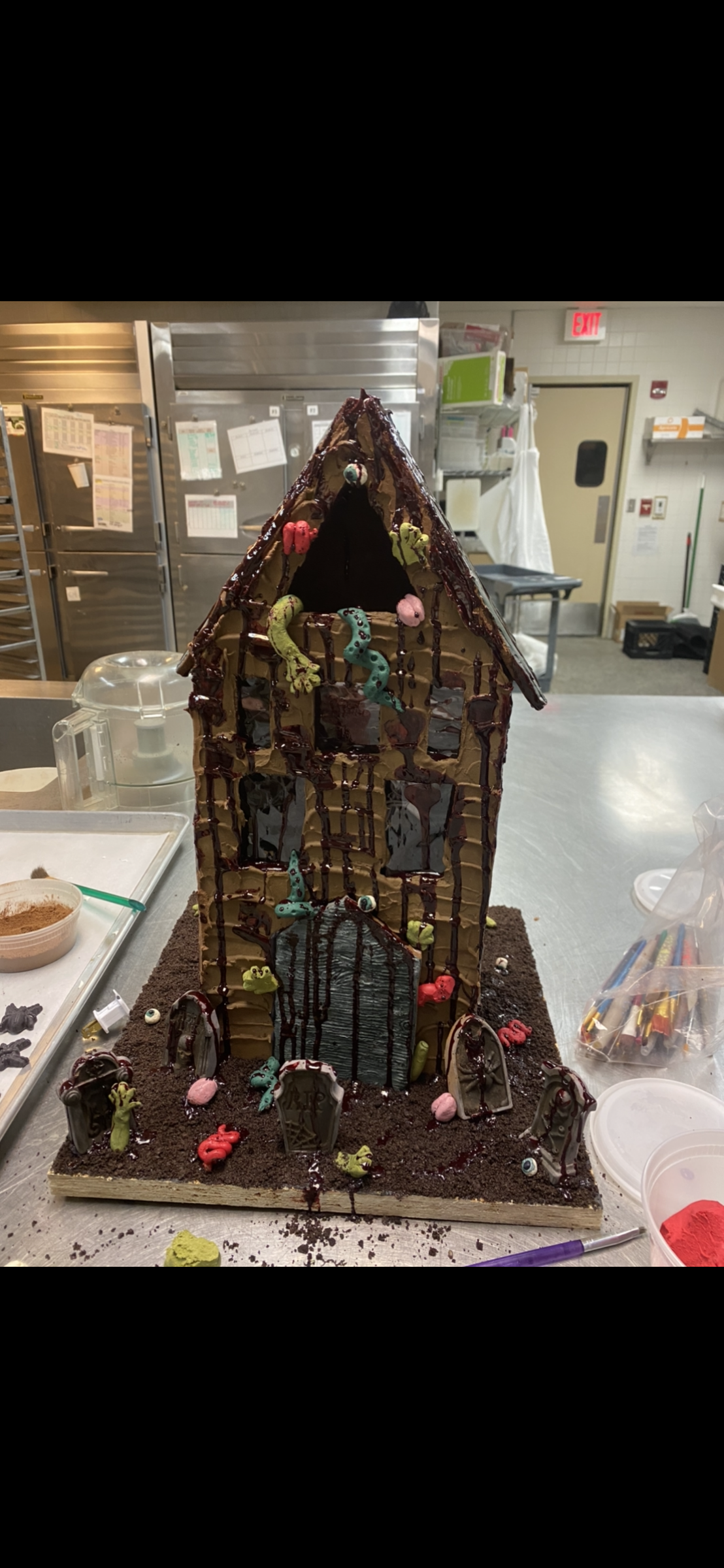 Haunted Gingerbread Display : 9 Steps (with Pictures) - Instructables