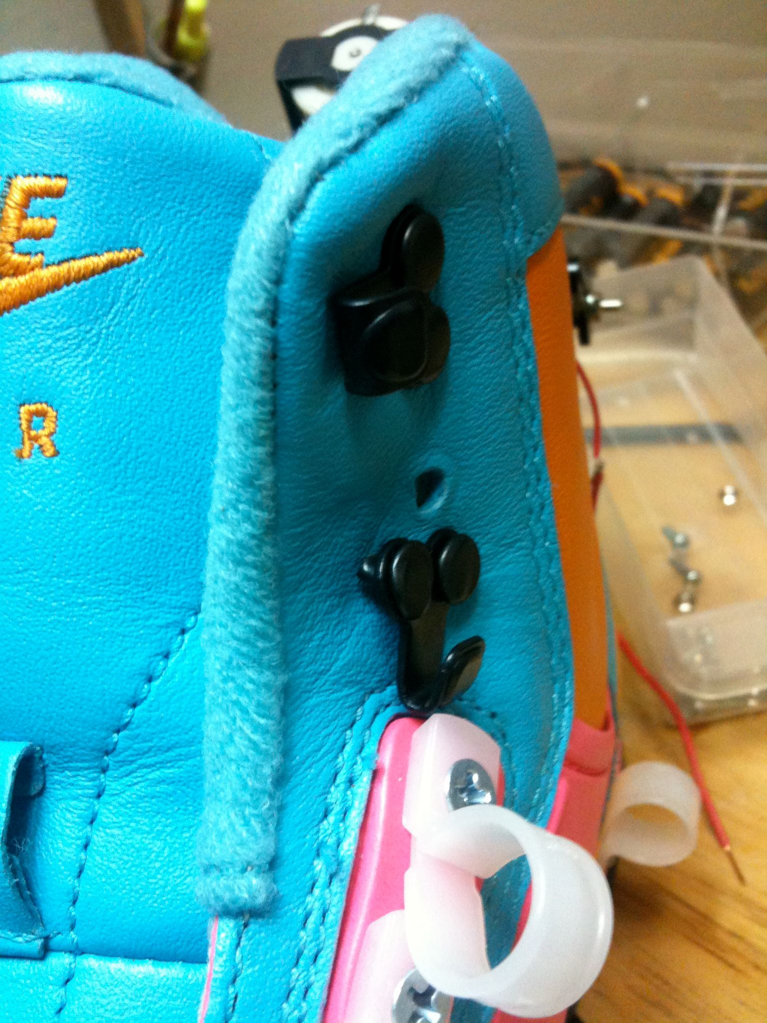 Power Laces- the Auto Lacing Shoe : 9 Steps (with Pictures) - Instructables