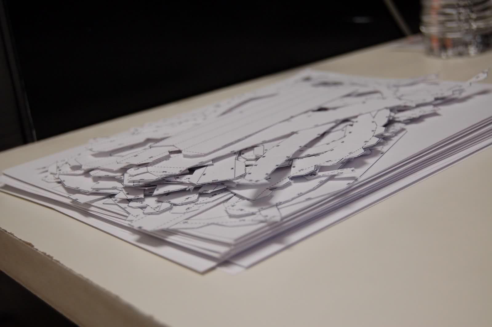 Papercraft 1:1 Scale Star Wars Battle Droid. : 4 Steps - Instructables