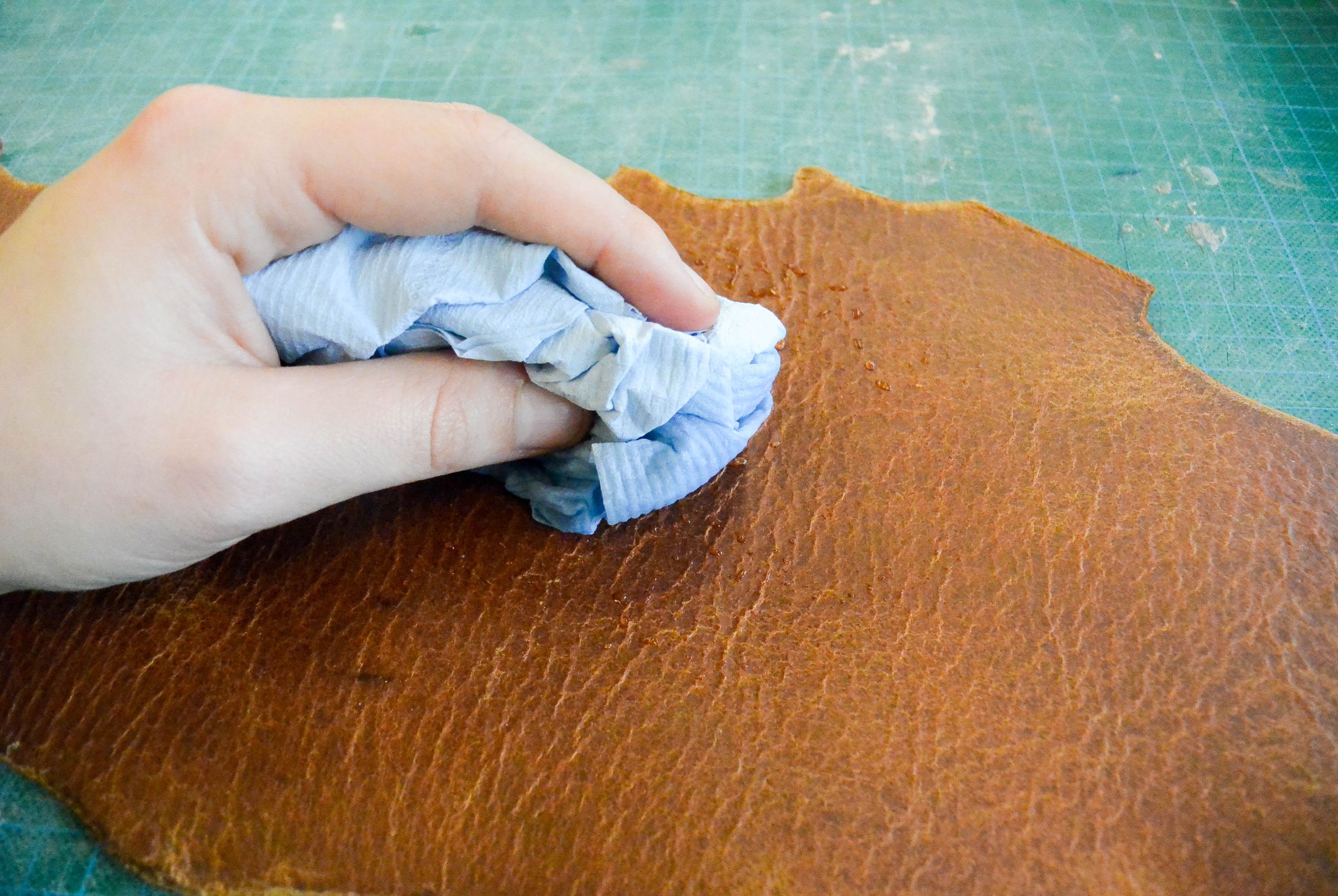 Leather Folding Techniques - Werkplaatsidc : 10 Steps (with Pictures ...