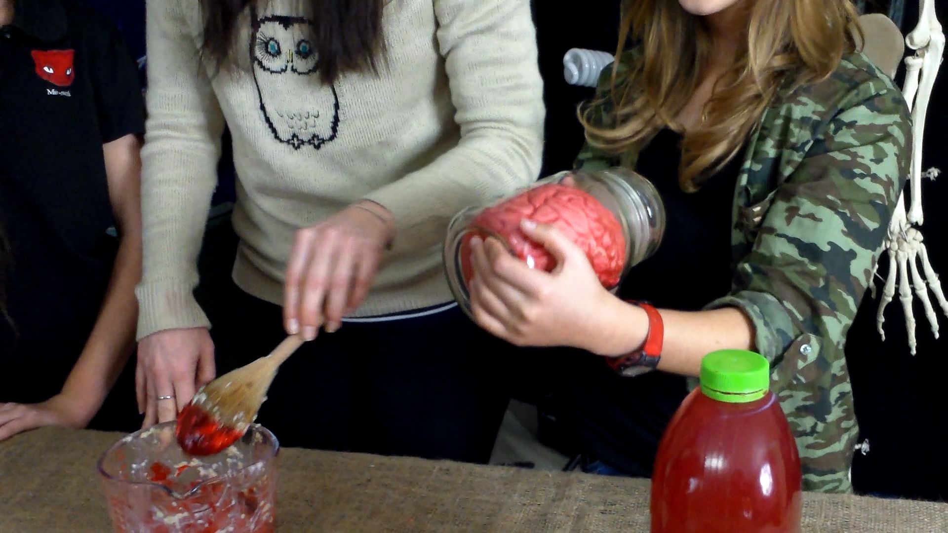 Make Fake Edible Brains to Splatter for Your Horror Film. - Instructables