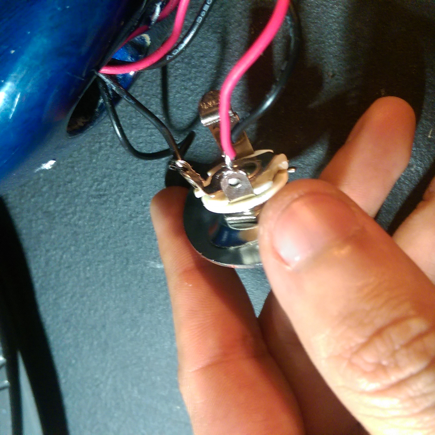 Ultimate Guide| How to Install a Guitar Killswitch : 5 Steps - Instructables