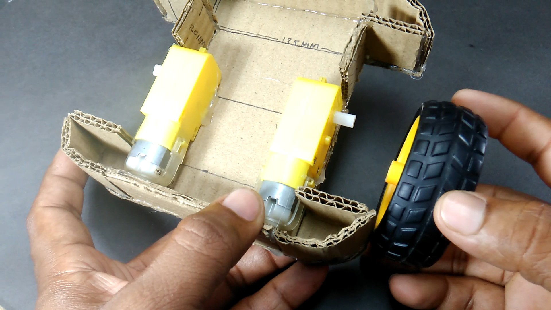 How To Make Arduino Based Edge Avoiding Robot 4 Steps Instructables