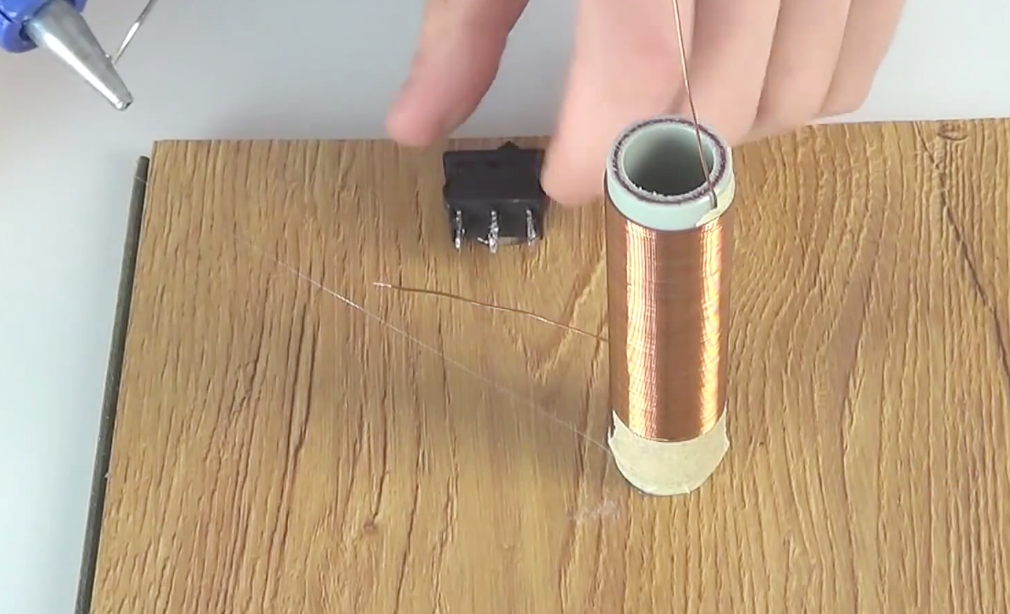 How to Make a Mini Tesla Coil 9V : 11 Steps - Instructables