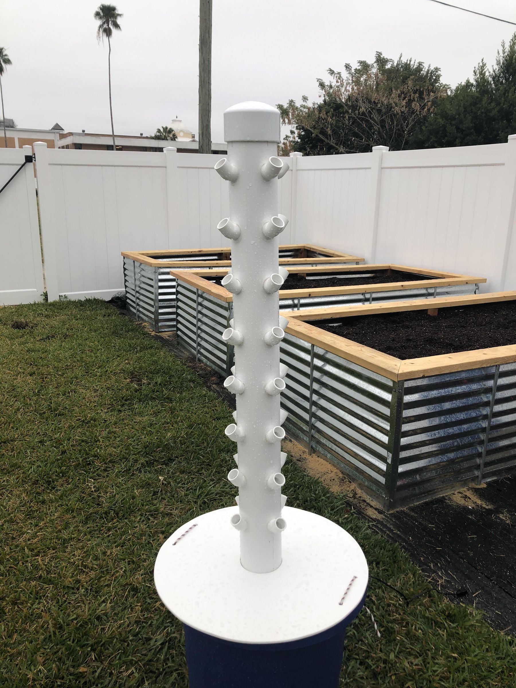 Vertical Hydroponic Garden V2. : 6 Steps (with Pictures) - Instructables
