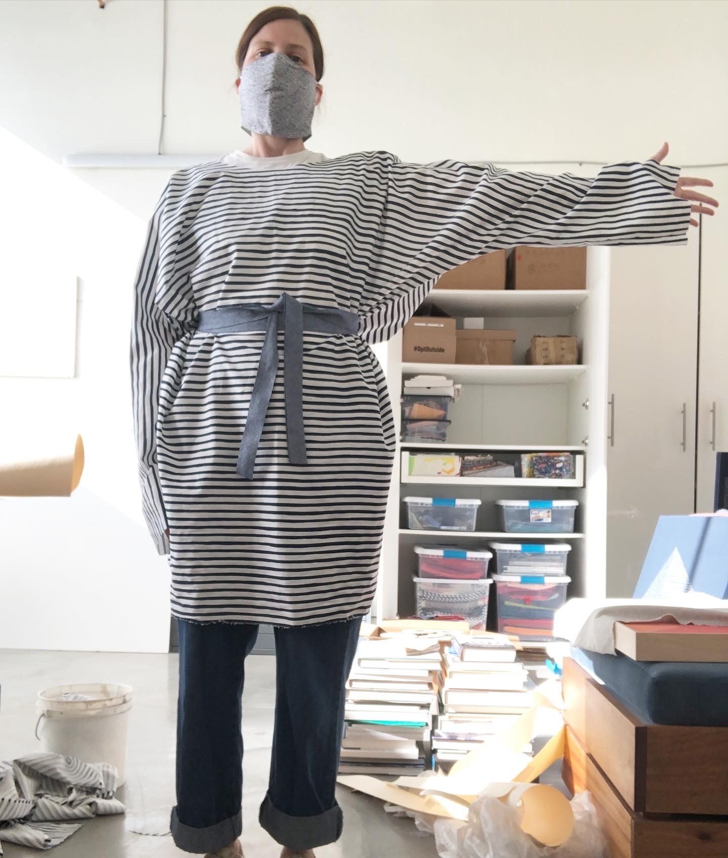 Simple PPE Gown : 3 Steps - Instructables