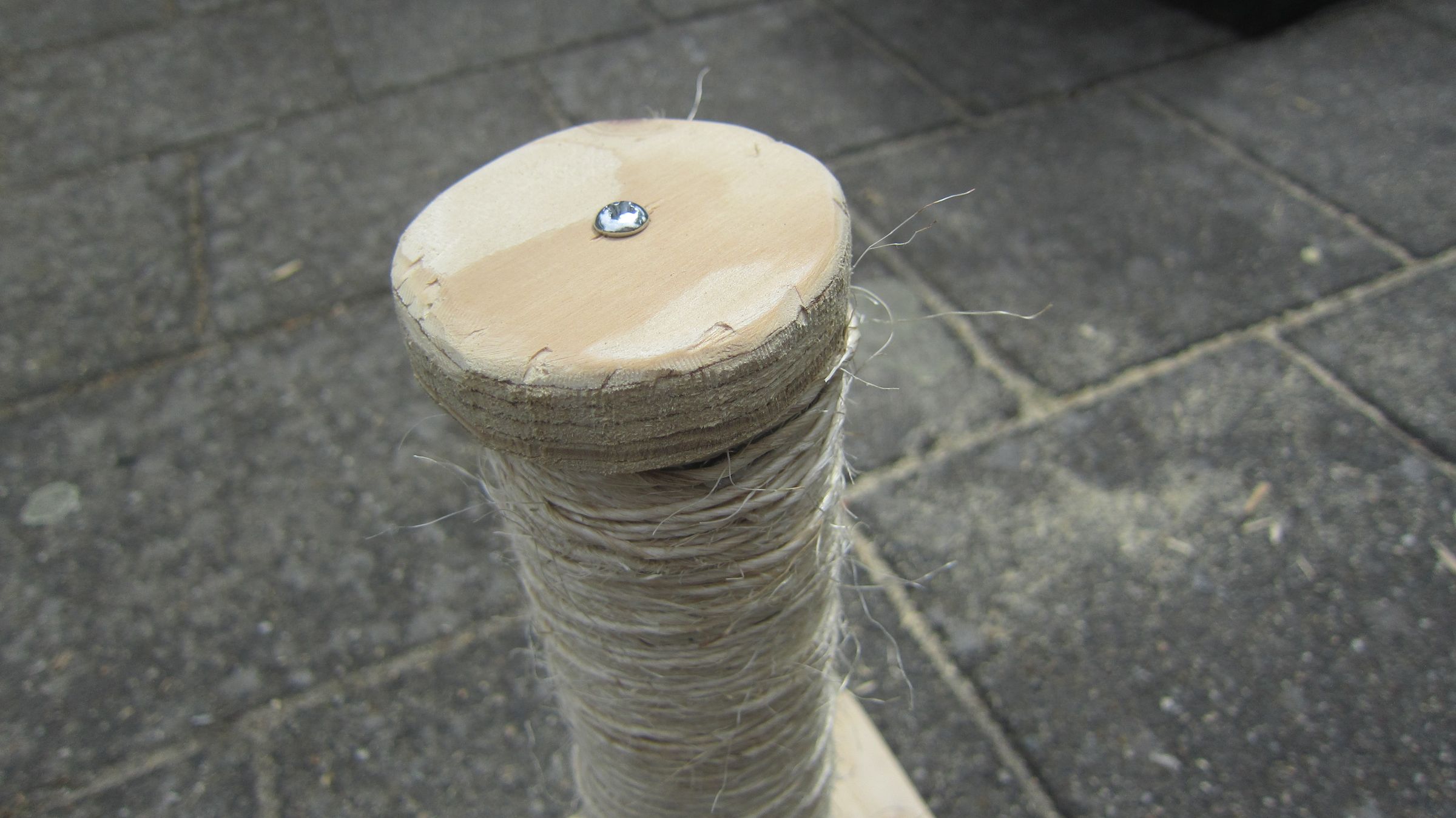 Wooden Scratching Post : 4 Steps (with Pictures) - Instructables