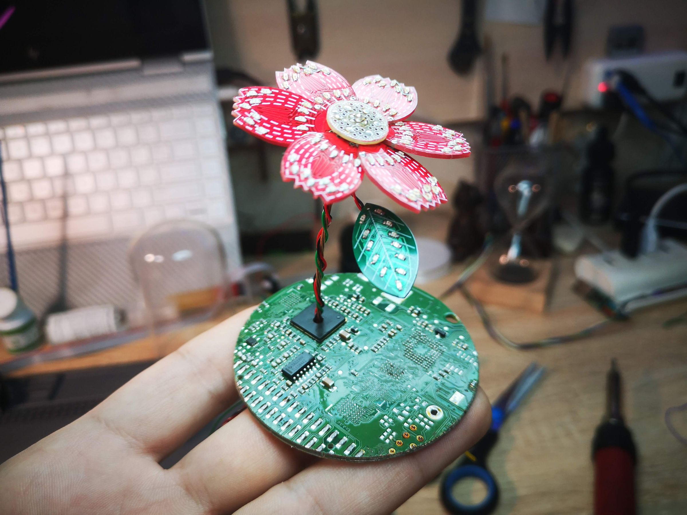 PCB LED Flower : 7 Steps (with Pictures) - Instructables