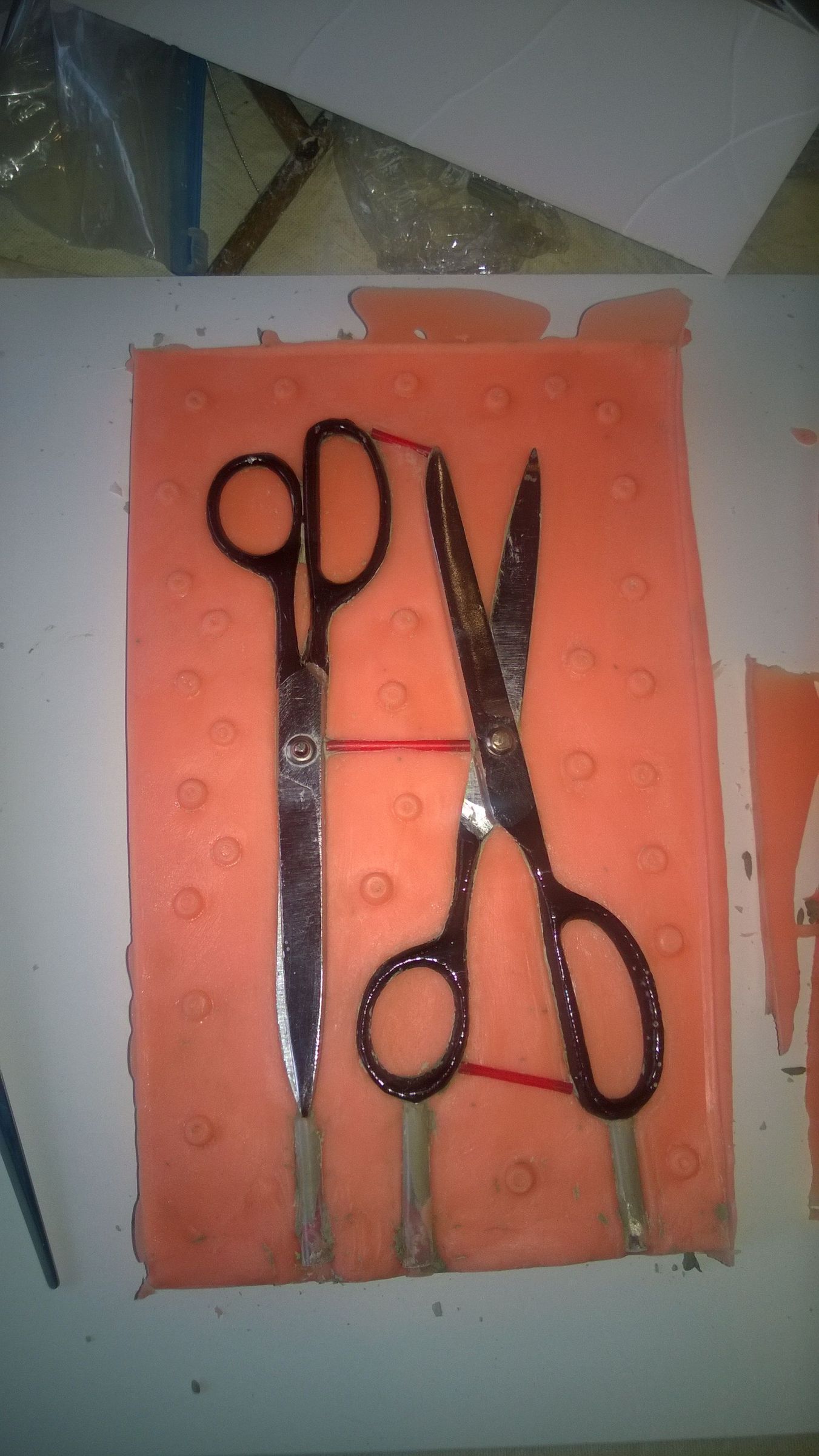 Creating Edward Scissorhands : 4 Steps (with Pictures) - Instructables