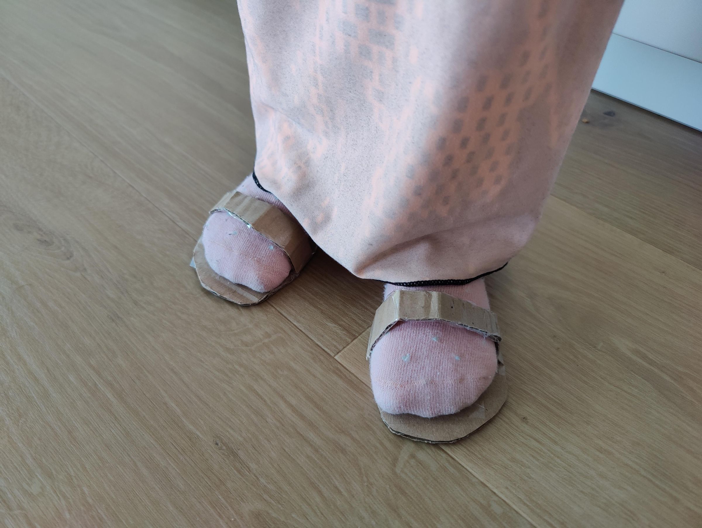 Cardboard Slippers : 5 Steps - Instructables