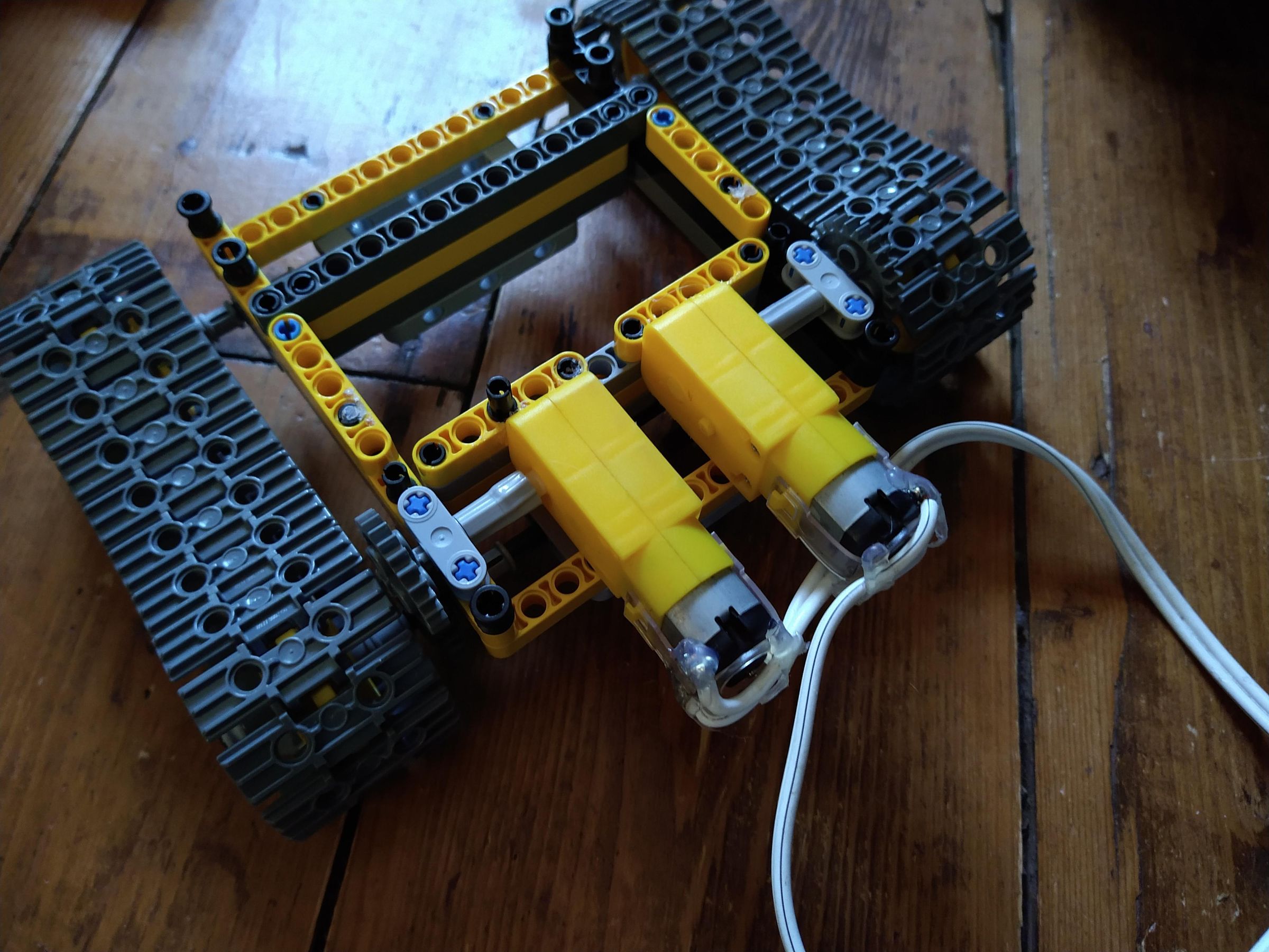 Arduino Controlled LEGO RC Tank and Transmitter : 9 Steps (with ...