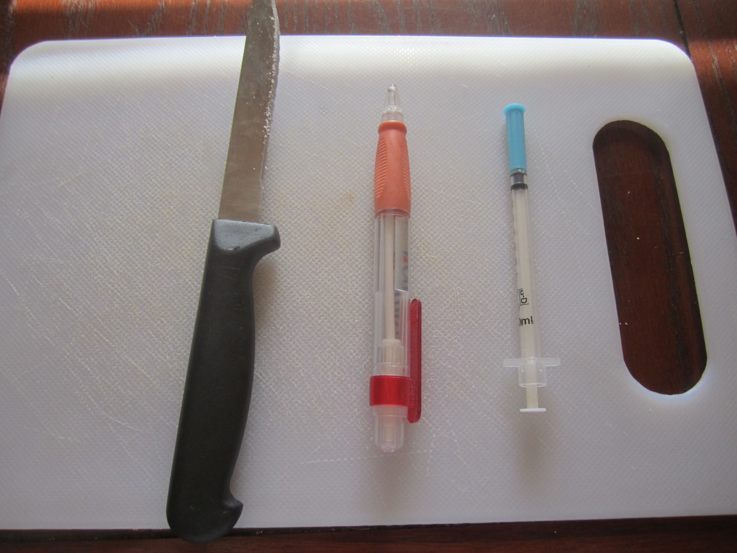 SUPER CHEAP PEN SYRINGE : 3 Steps - Instructables