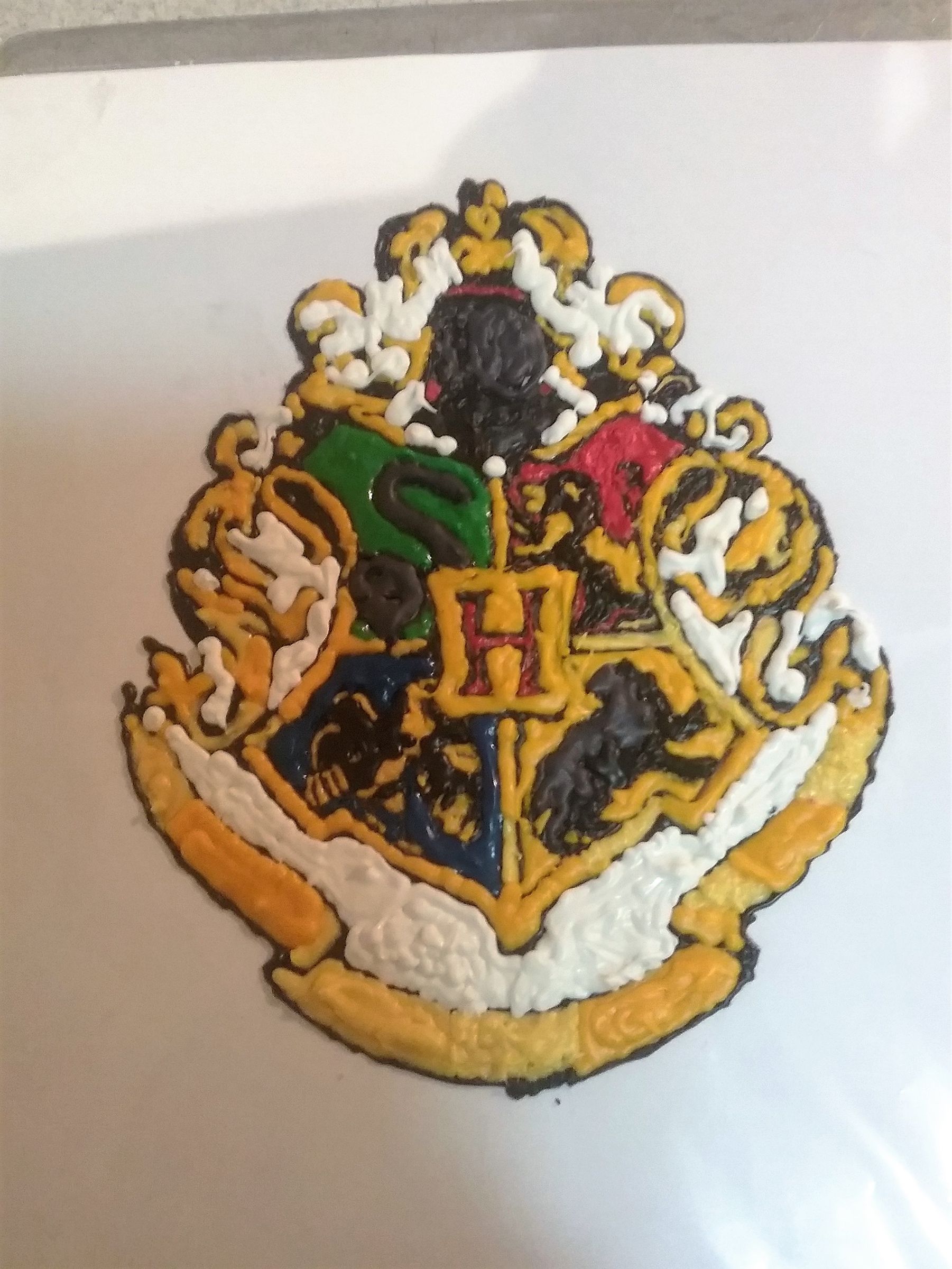 Hogwarts Crest Outline