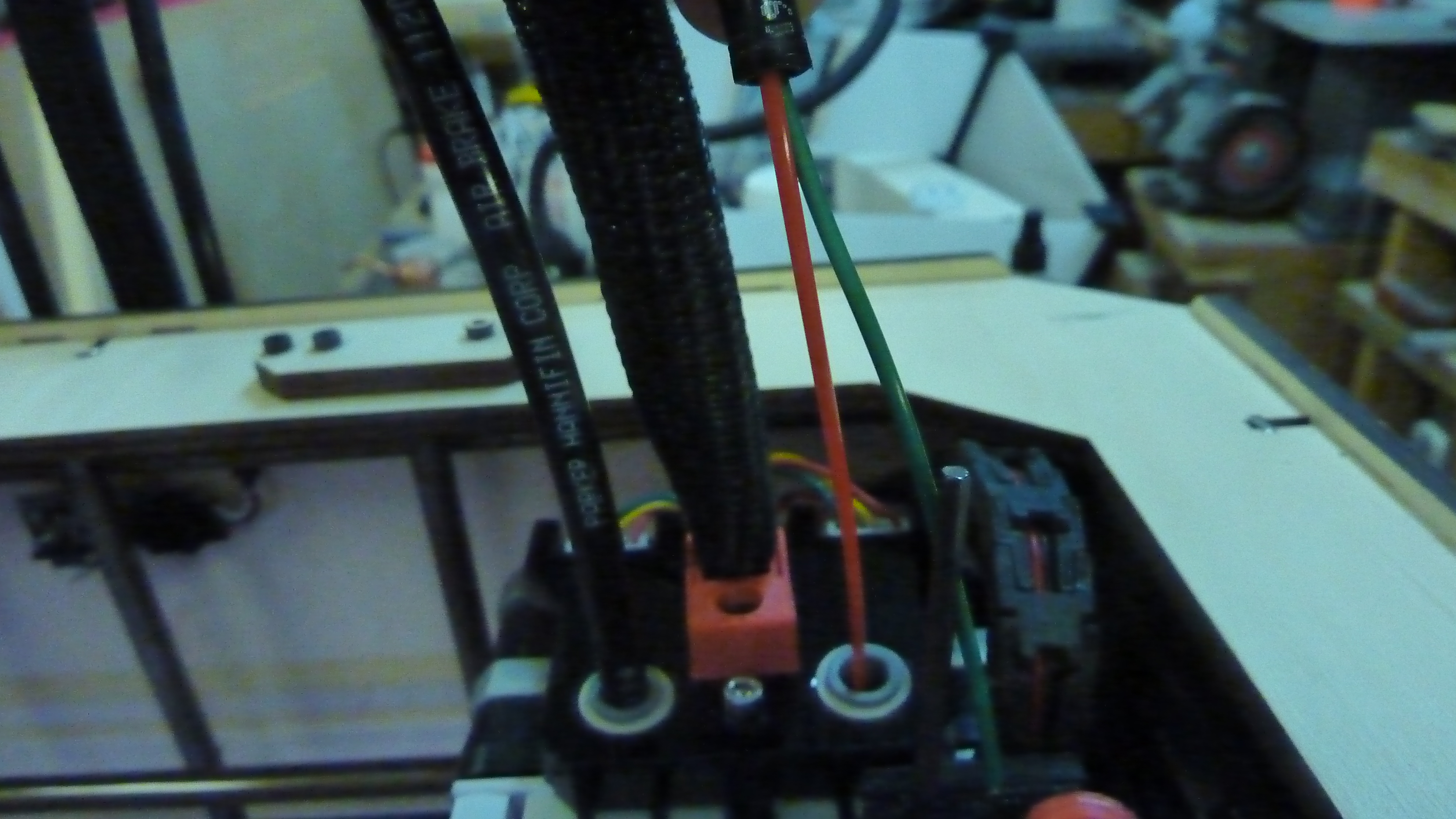 Quick Change Reels on Your MakerBot Replicator - Instructables