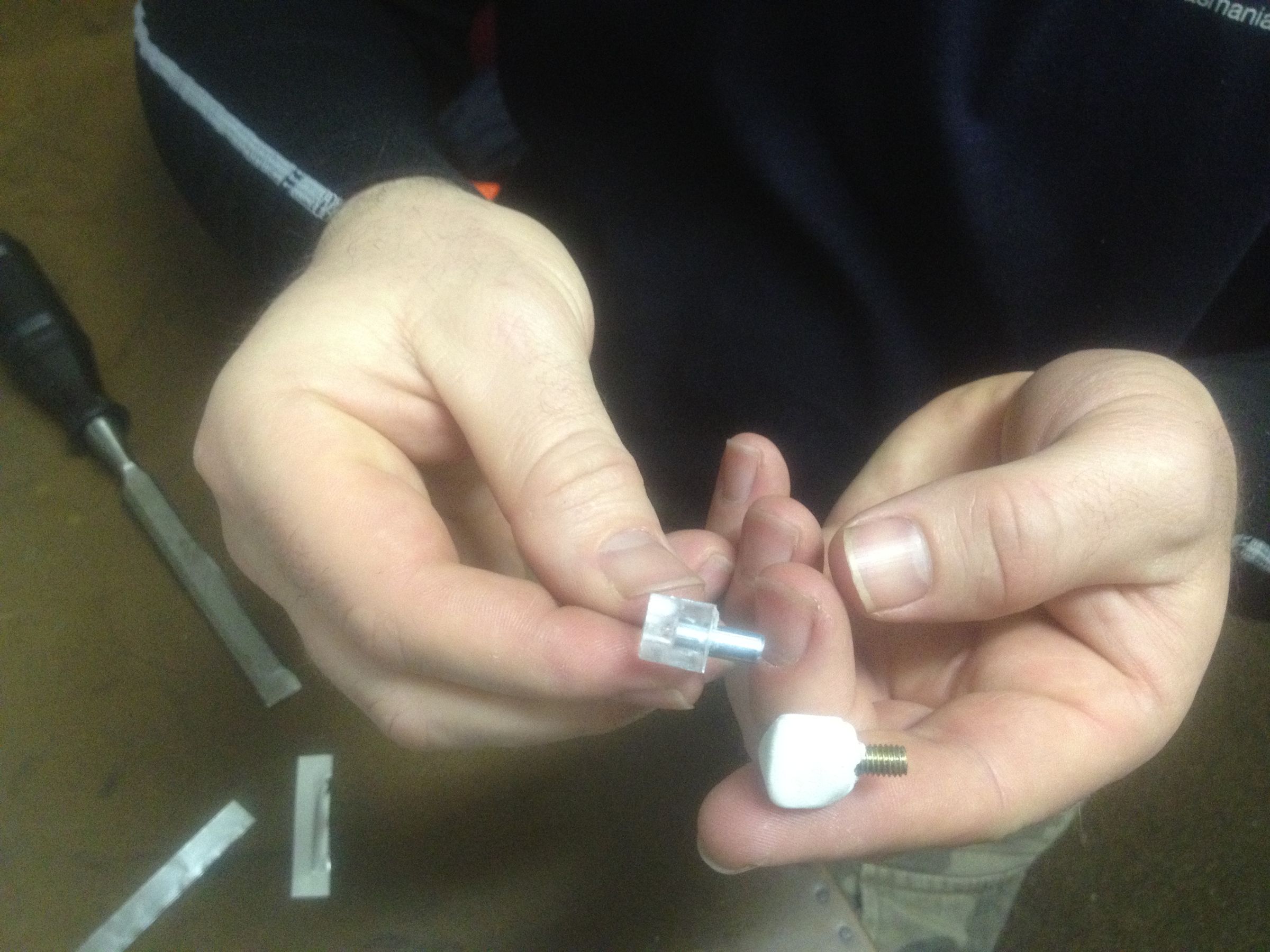 Fix a Shelf With Sugru : 4 Steps - Instructables