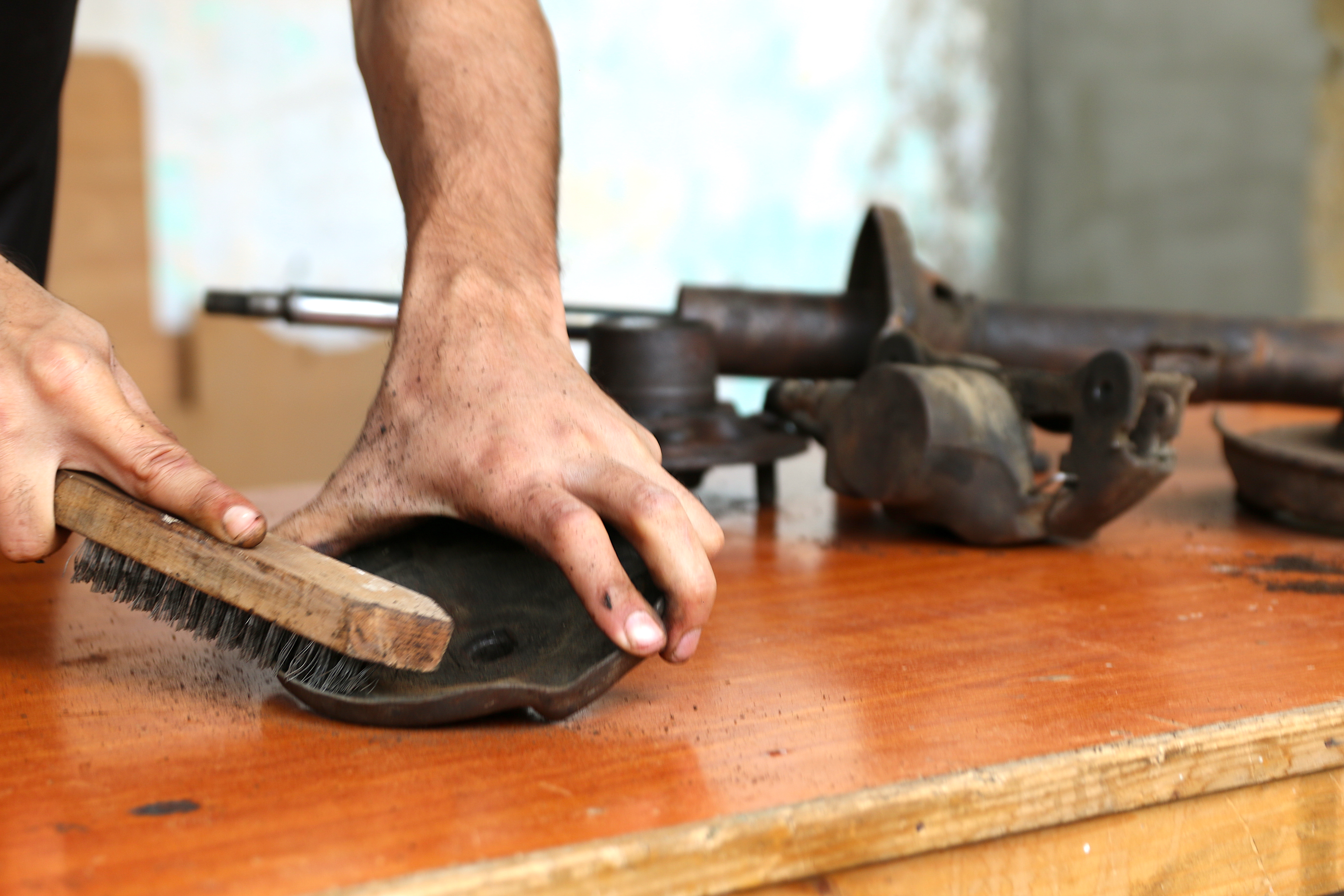 DIY Shock Absorber Stool : 9 Steps (with Pictures) - Instructables