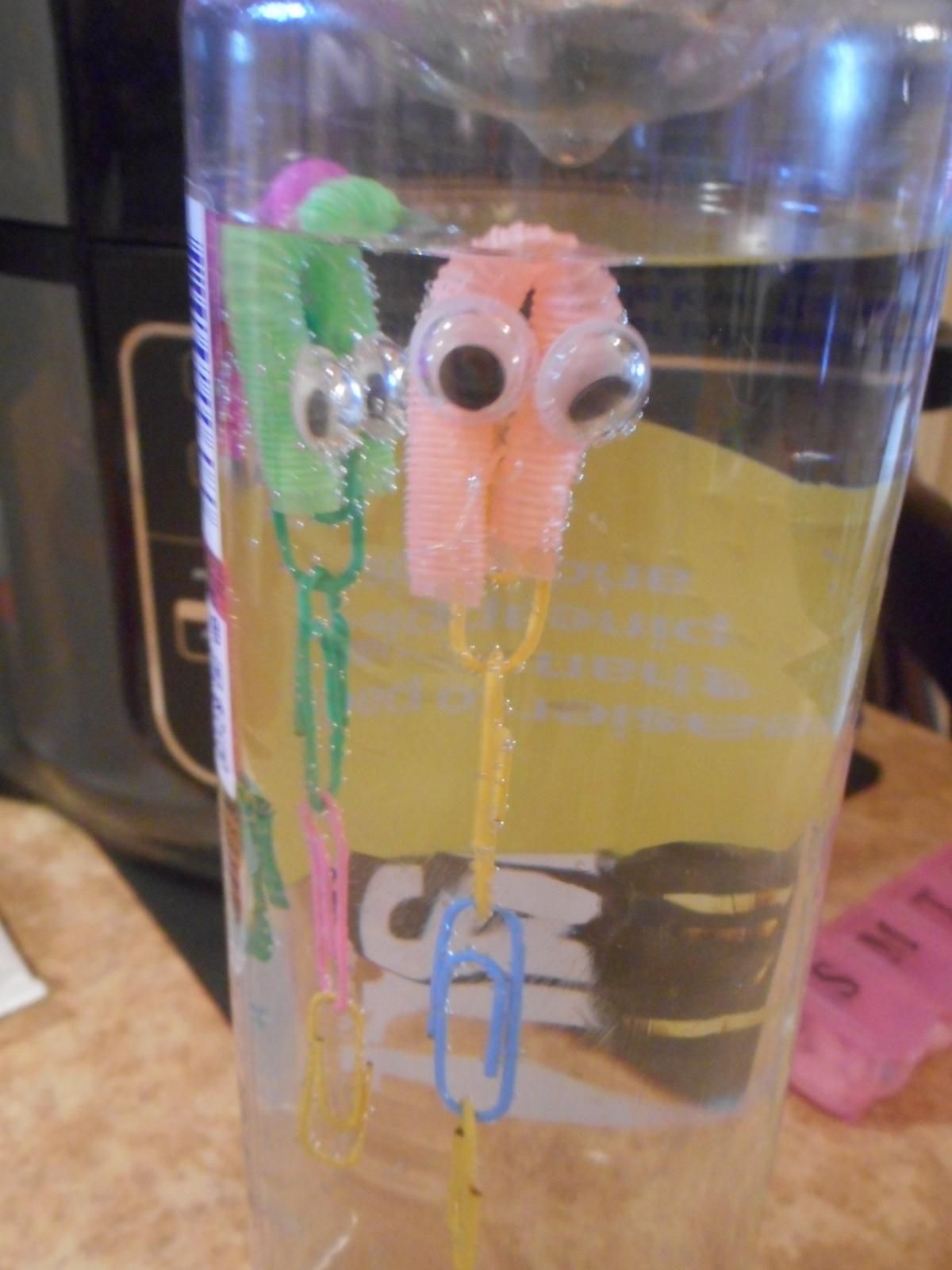 SWIMMING OCTOPUS IN a WATER BOTTLE : 7 Steps - Instructables