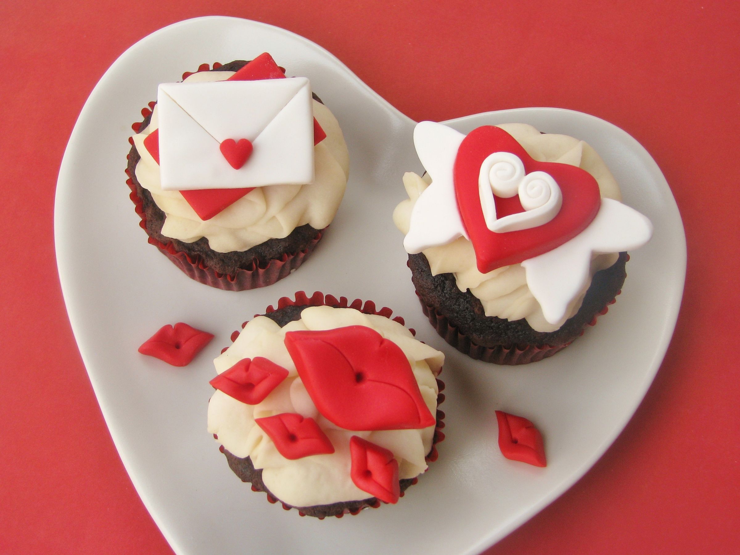 Sending All My Love Cupcake Topper Tutorial : 5 Steps (with Pictures ...