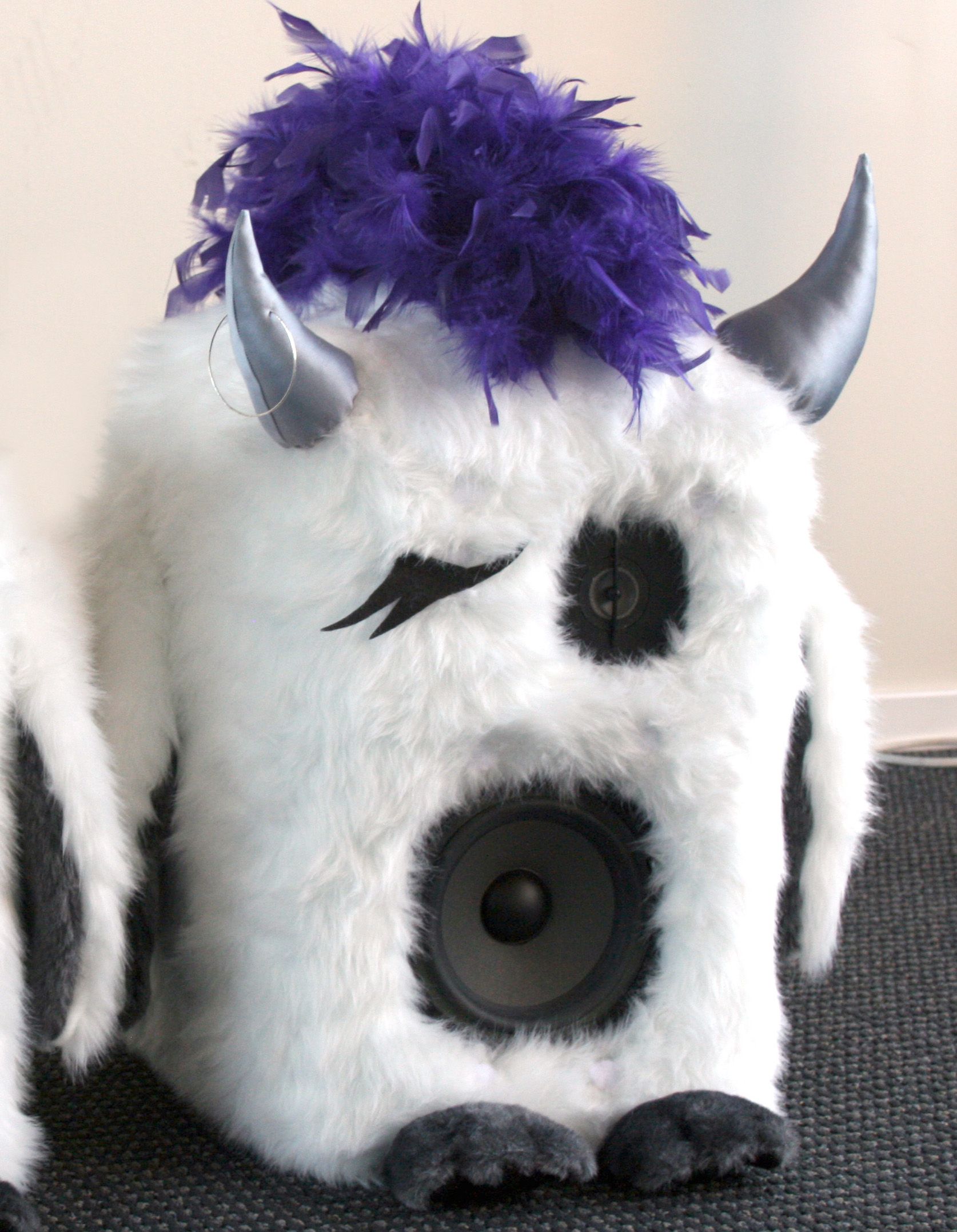 Monster Speakers : 10 Steps (with Pictures) - Instructables