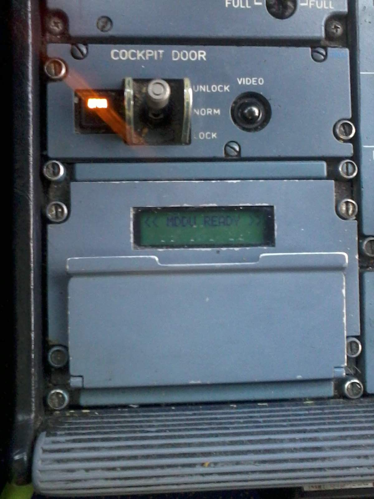 A320 NAV Database Update : 4 Steps (with Pictures) - Instructables