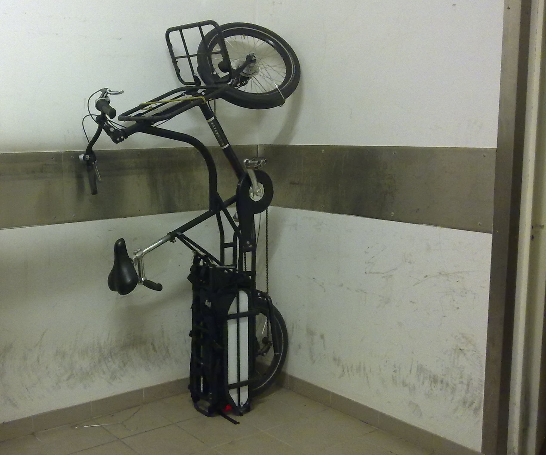 Vertical Storage for Cargo Bikes : 4 Steps - Instructables