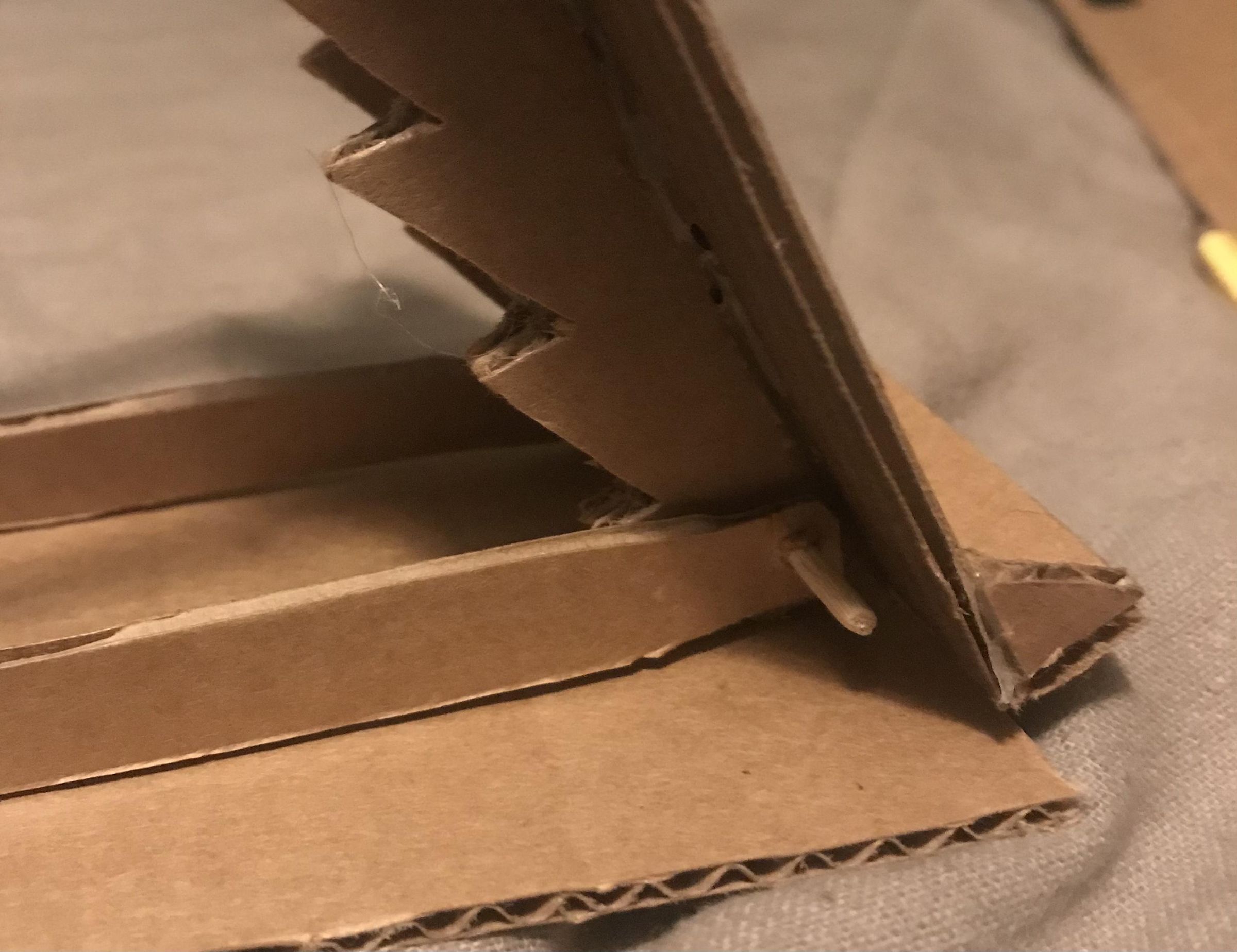 Cheap and Effective: Cardboard Phone Stand : 5 Steps - Instructables