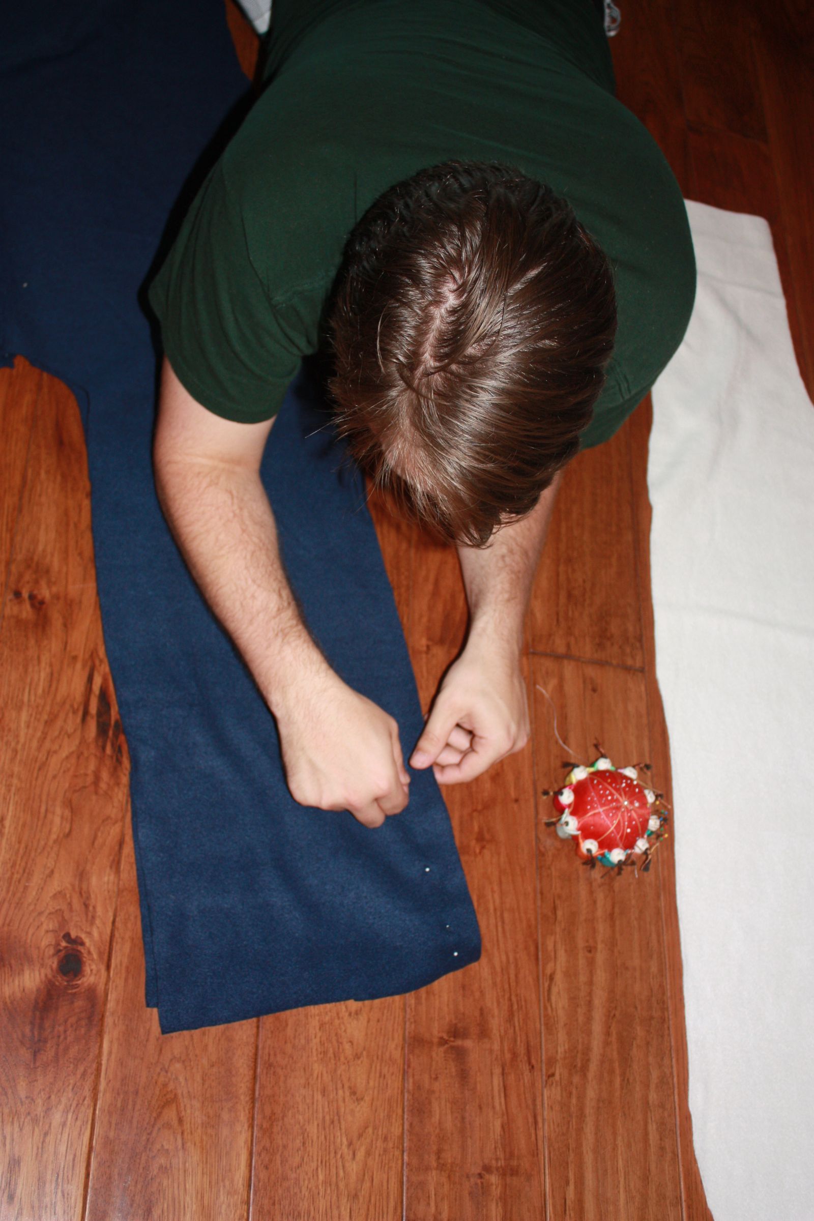 "Snuggie" Character Costume : 19 Steps (with Pictures) - Instructables