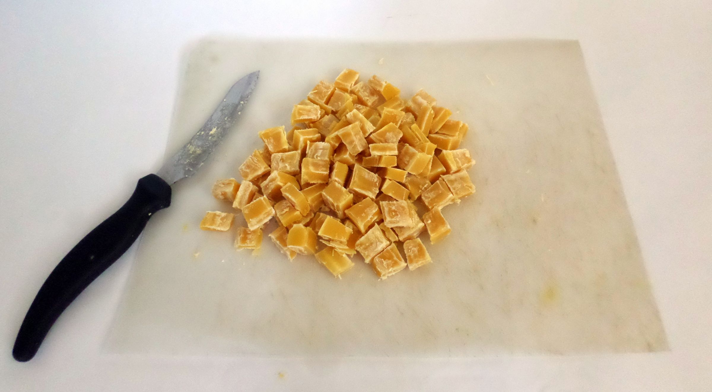 Easy Minecraft Glowstone Beeswax Candle : 5 Steps - Instructables