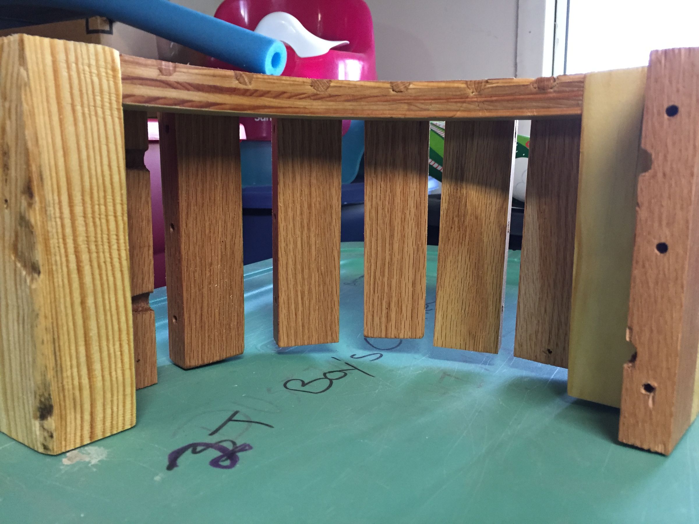 Bungee Cord Book Shelf : 5 Steps (with Pictures) - Instructables