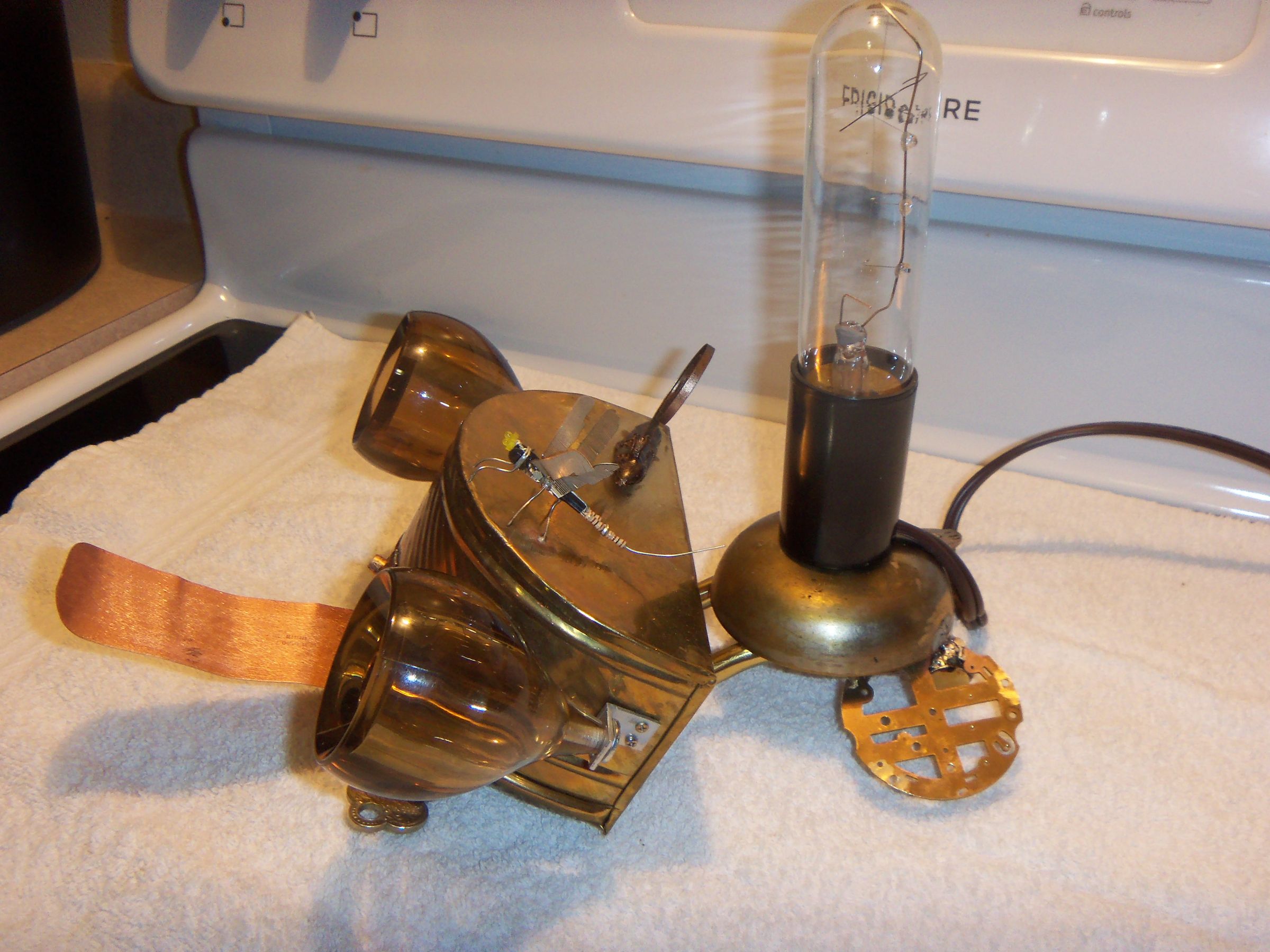 STEAM / DIESEL PUNK FROG LAMP - Instructables