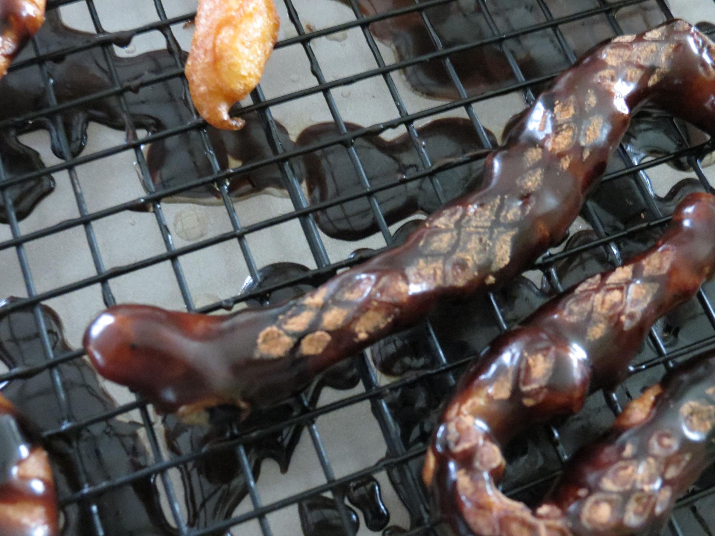 Chocolate Glazed SNAKE CHURROS : 8 Steps (with Pictures) - Instructables