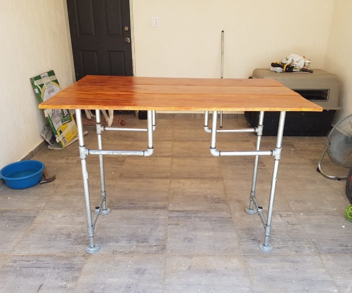 Standing Desk With Wood and Pipes : 4 Steps (with Pictures) - Instructables