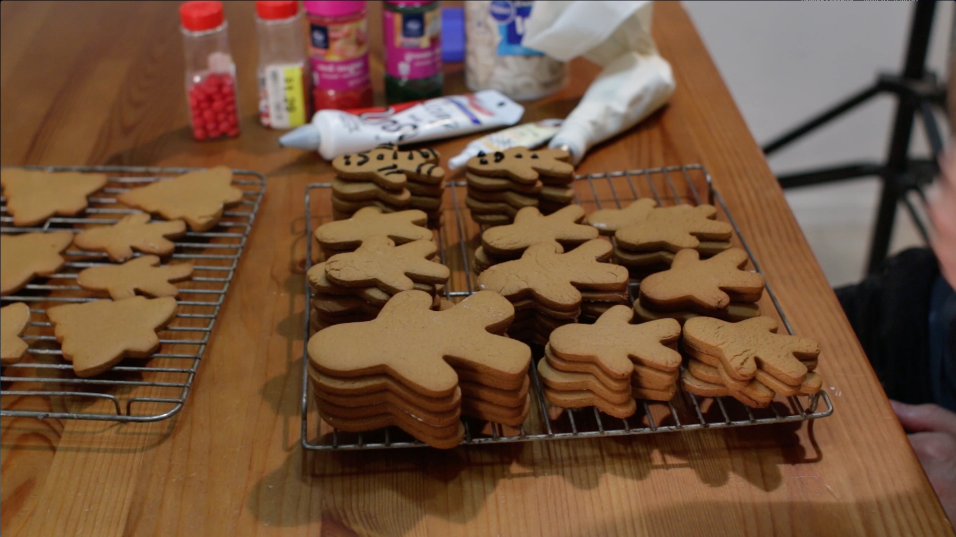 Classic Gingerbread Cookies : 10 Steps (with Pictures) - Instructables