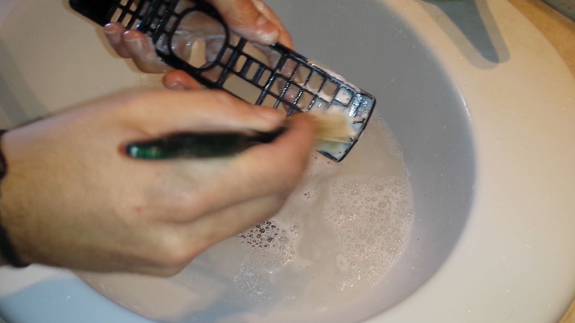 Fix an Unresponsive Remote Control : 4 Steps (with Pictures ...