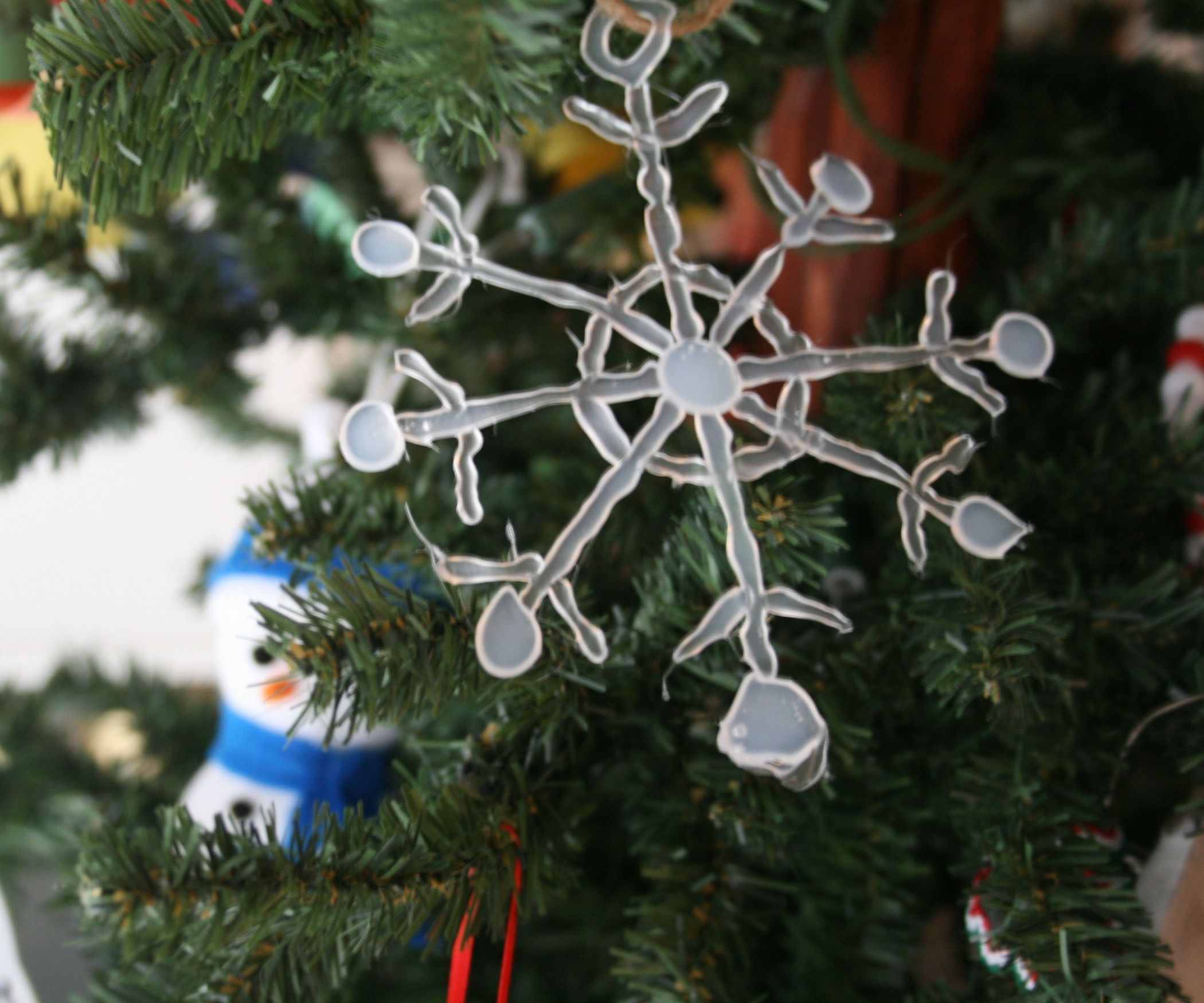 Hot Glue Snowflake Ornaments : 8 Steps (with Pictures) - Instructables
