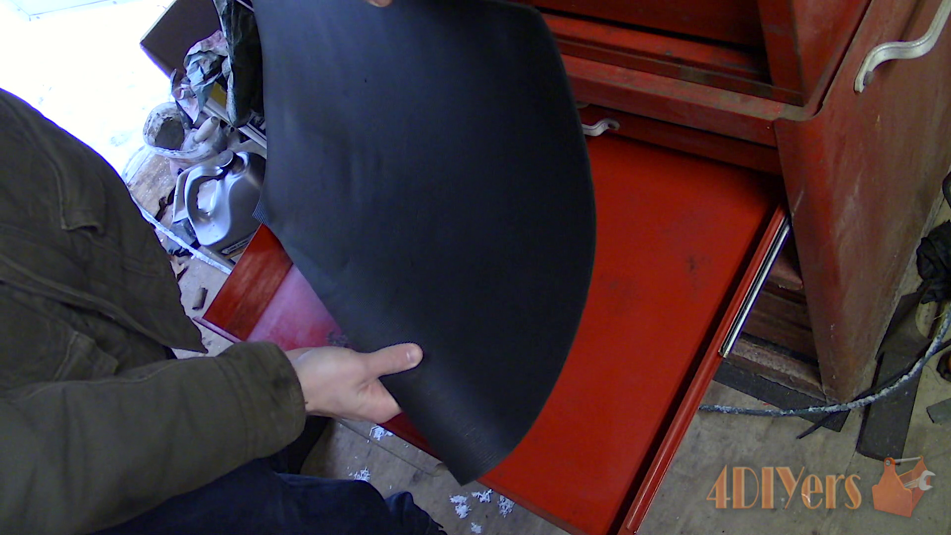 How to Cut and Install Drawer Liners in Your Toolbox : 4 Steps (with ...