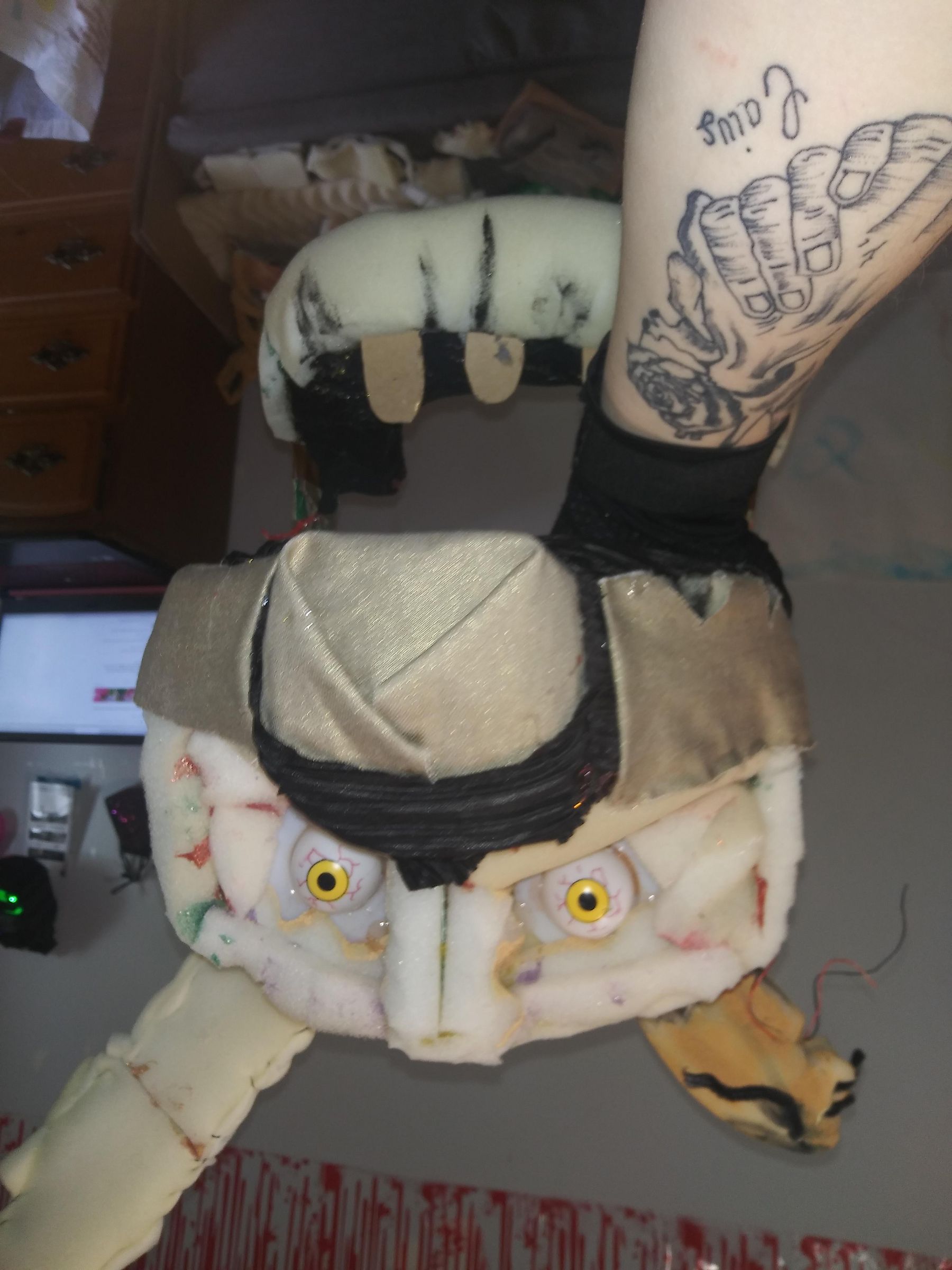 DIY FNAF Spring Trap Full Costume : 4 Steps - Instructables