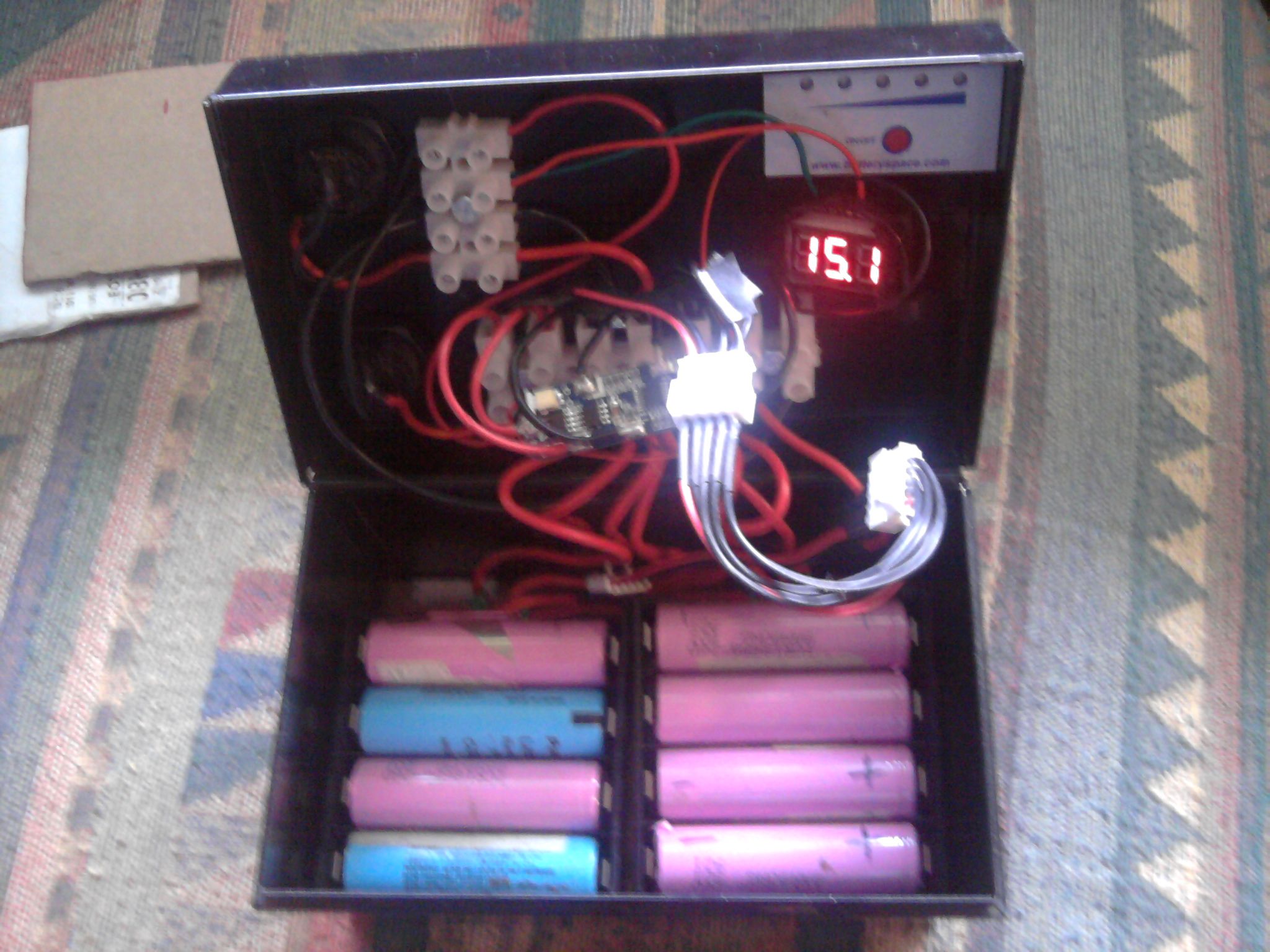 Make an Inexpensive Lithium-Ion Battery Pack : 10 Steps (with Pictures ...