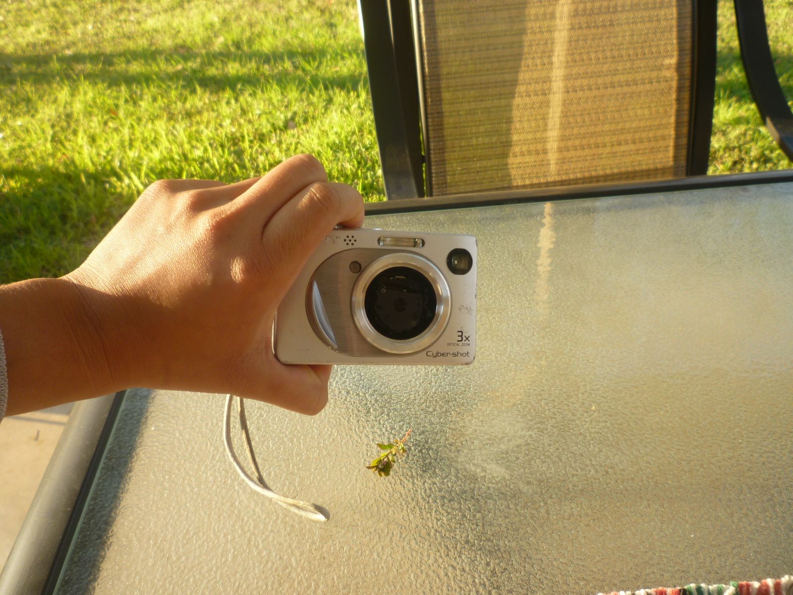 Re-purpose Your Old Digital Camera for Macro-photography - Instructables