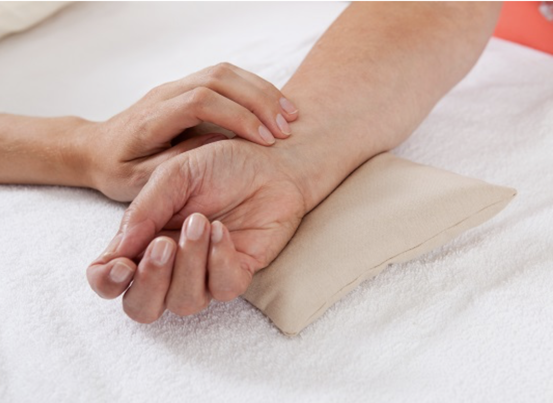 Vital Sign Measurements: Taking a Radial Pulse : 8 Steps - Instructables