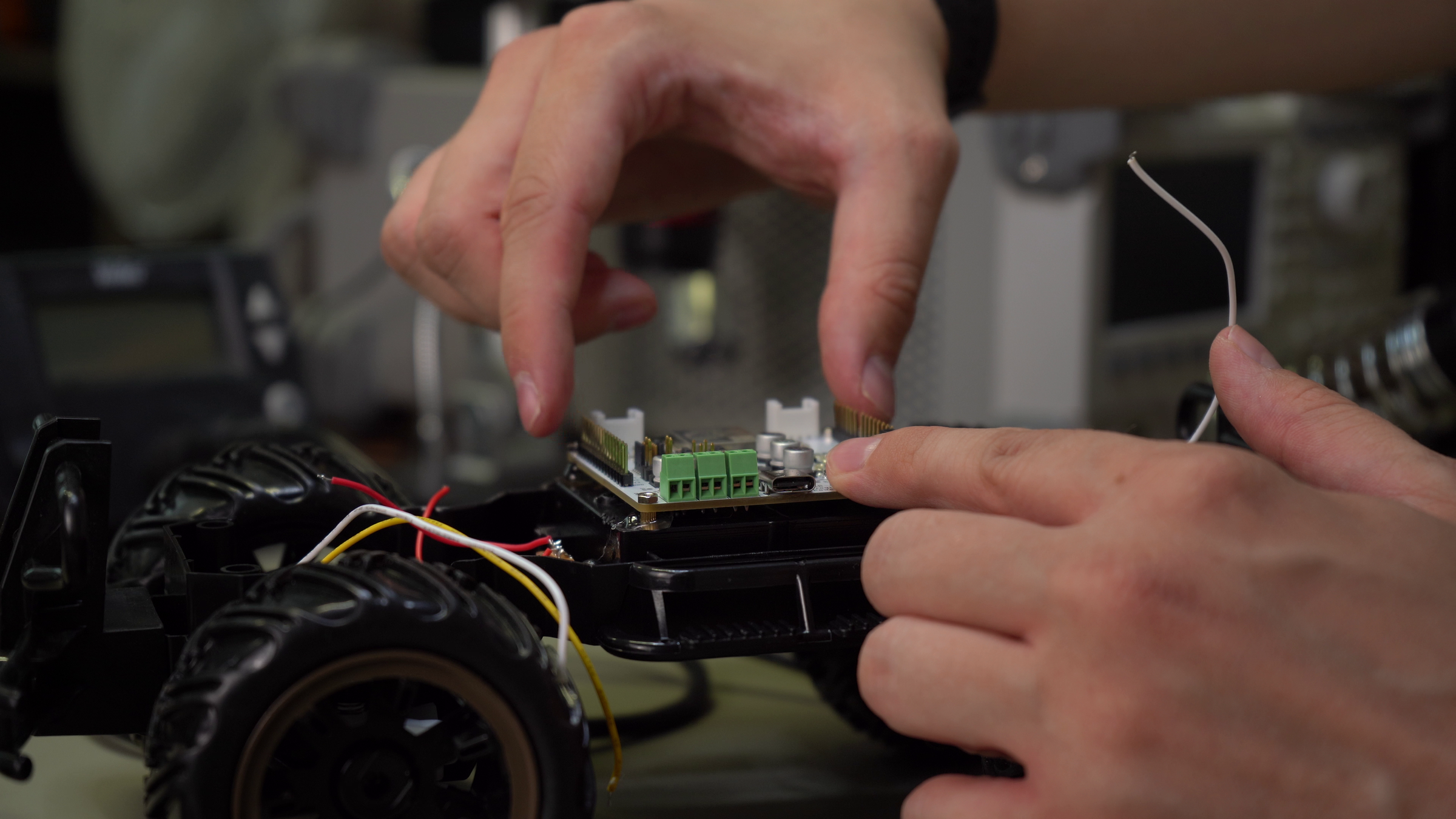 How to Install Your RoboHeart Hercules Into a RC Car : 15 Steps - Instructables