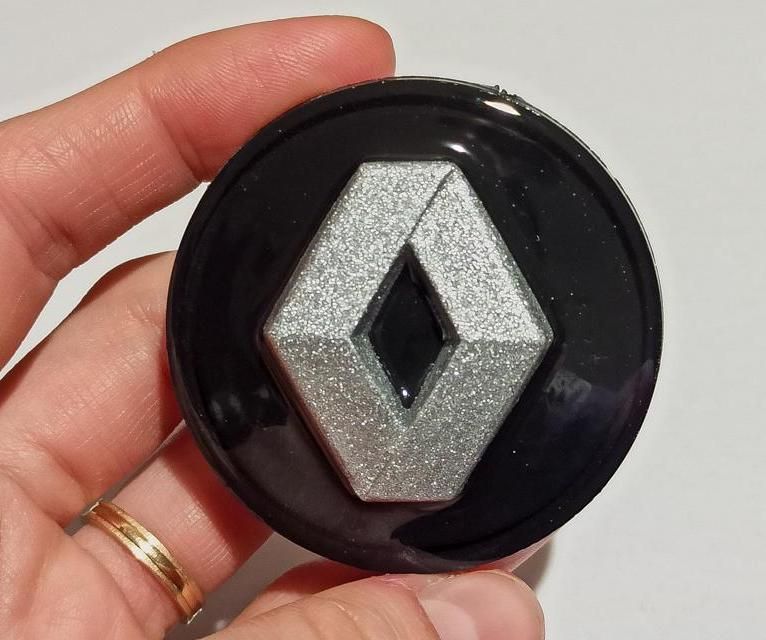 3D Renault Wheel Center Caps From Epoxy Resin : 4 Steps (with Pictures ...