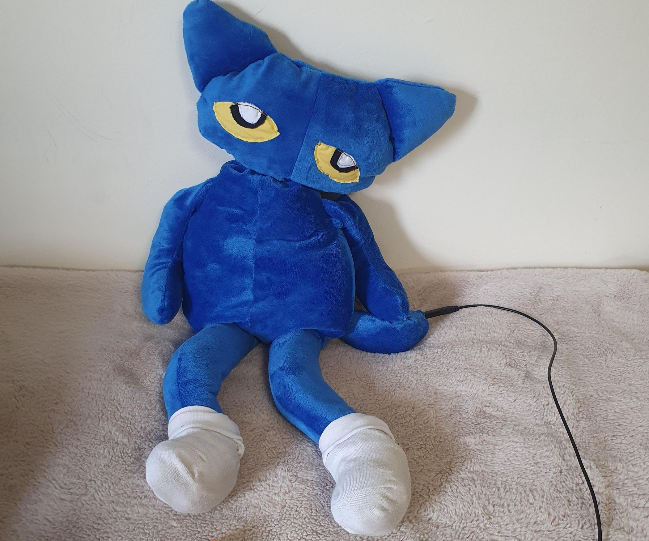 Assistive Tech Pete the Cat: Light Up Shoes : 7 Steps (with Pictures ...