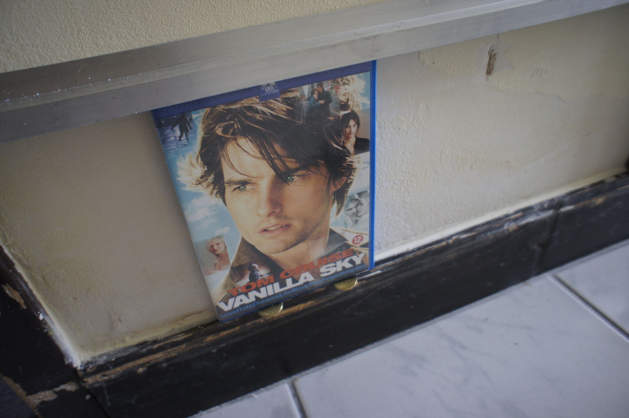 Easy DVD-wall : 5 Steps - Instructables