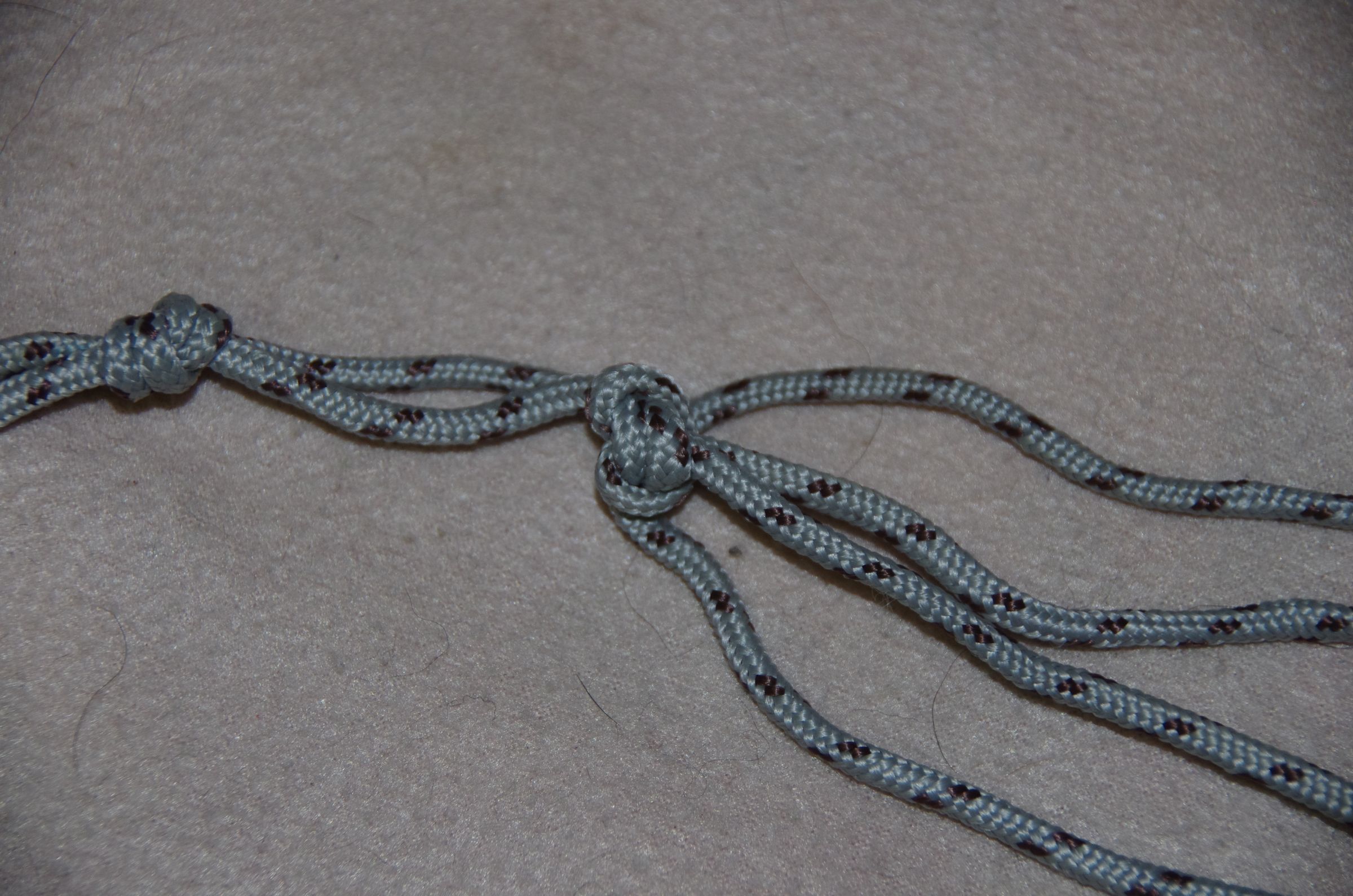 Swivelless Paracord Sling : 5 Steps - Instructables