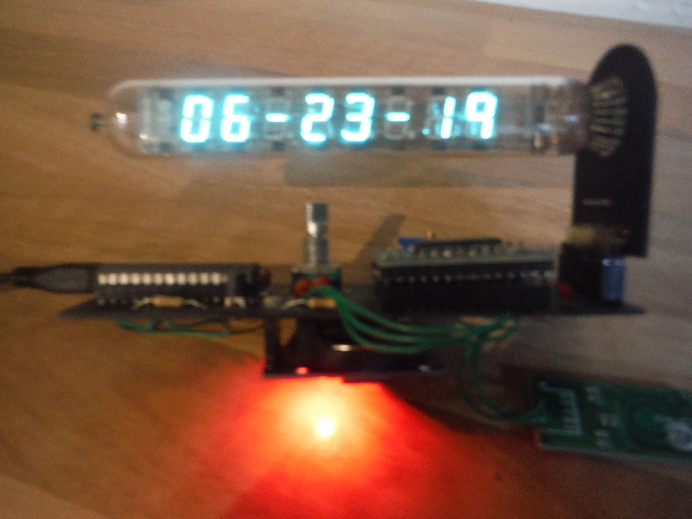 VFD Digital Clock With Low Component Count. : 11 Steps - Instructables