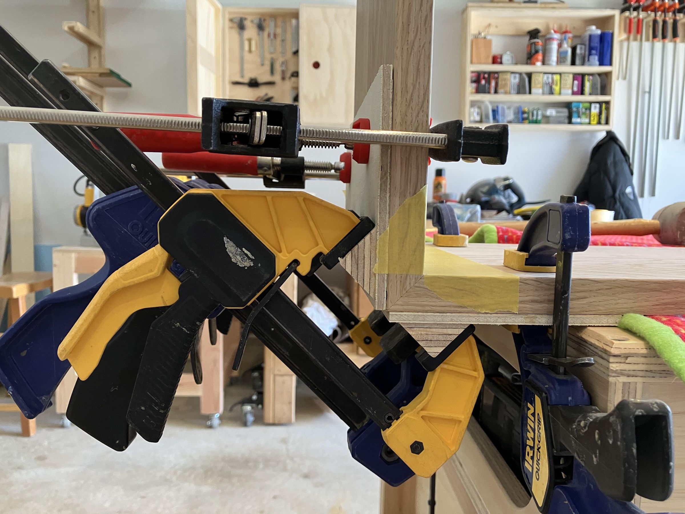 Modern Bookcase : 5 Steps (with Pictures) - Instructables