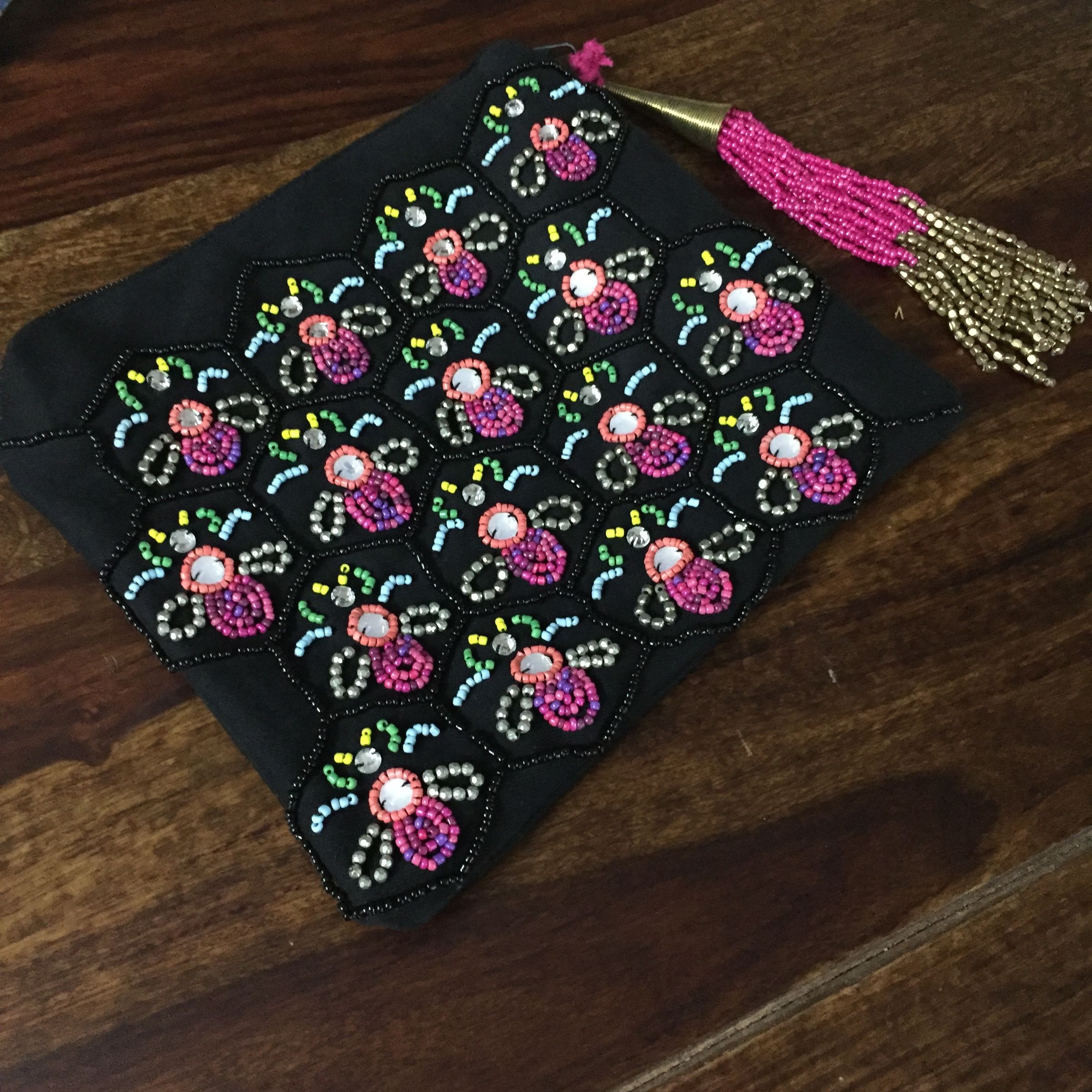 Hand Embroidered Clutch : 13 Steps (with Pictures) - Instructables