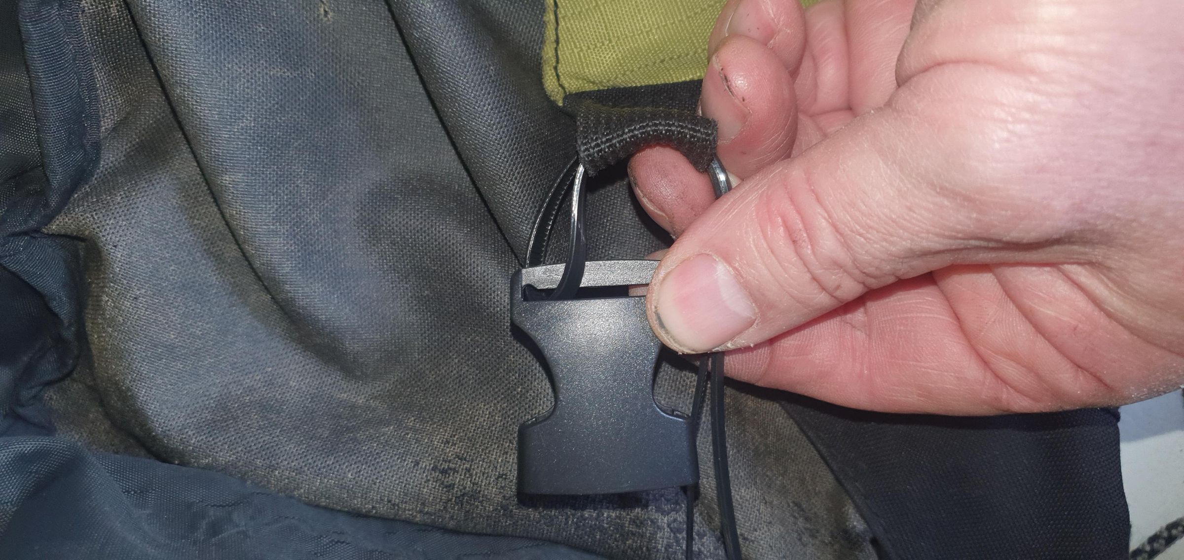 No-Sew Repair of Backpack Buckle : 8 Steps (with Pictures) - Instructables