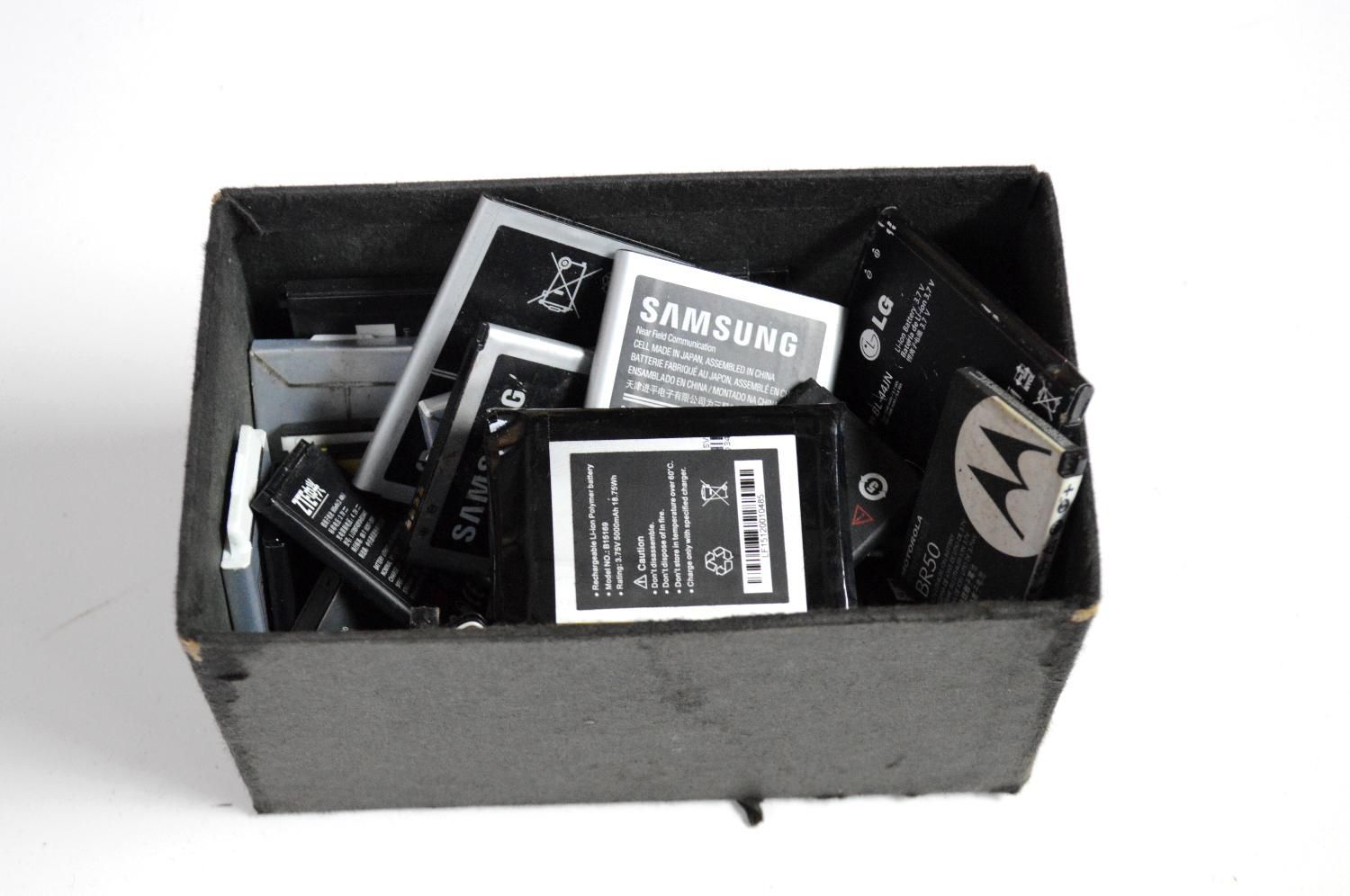 Use Old Mobile Batteries to Power Anything (Almost!) : 9 Steps (with ...